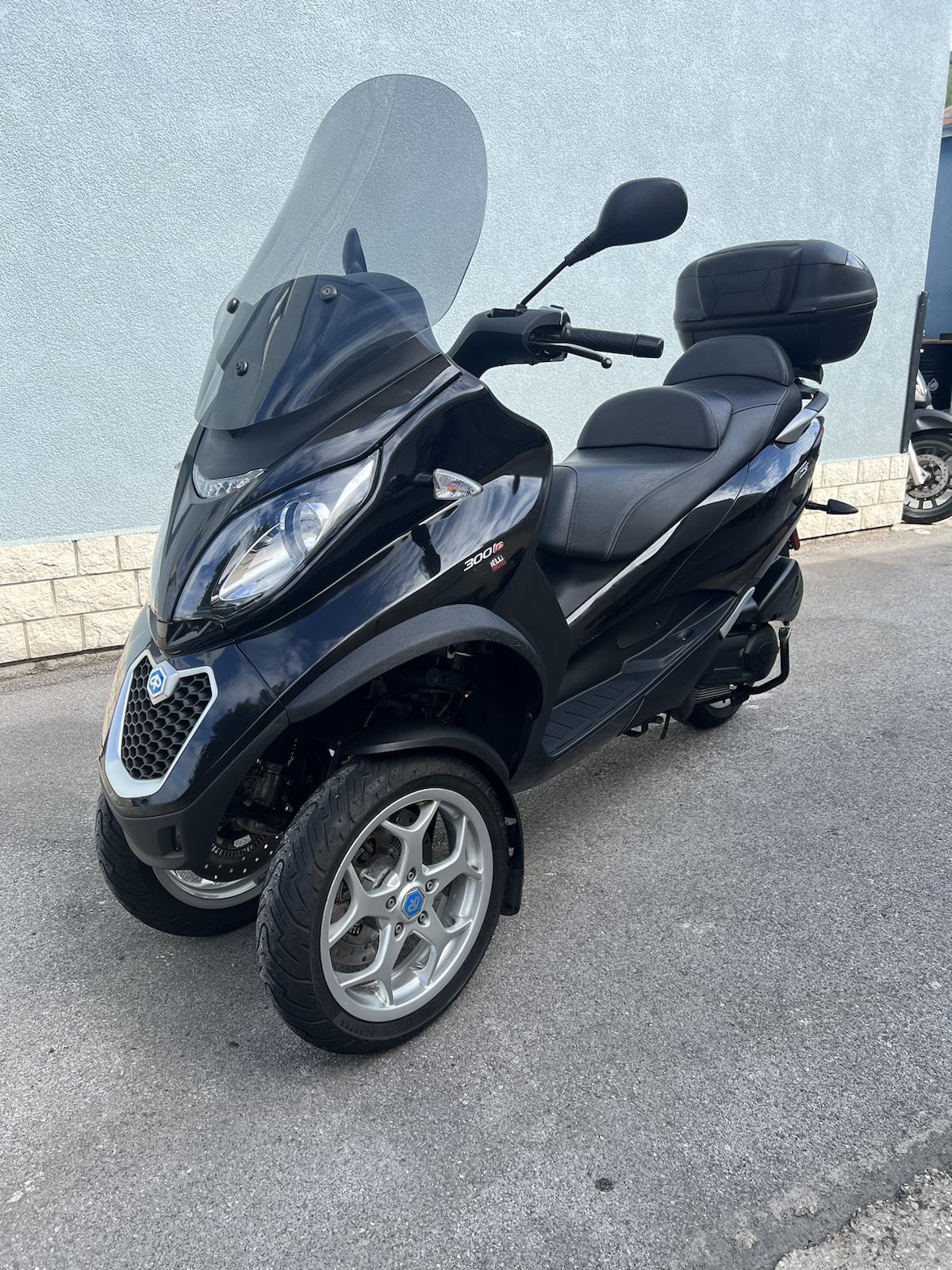 Piaggio Mp3 300 LT B KATEGORIJA, 2018 god.