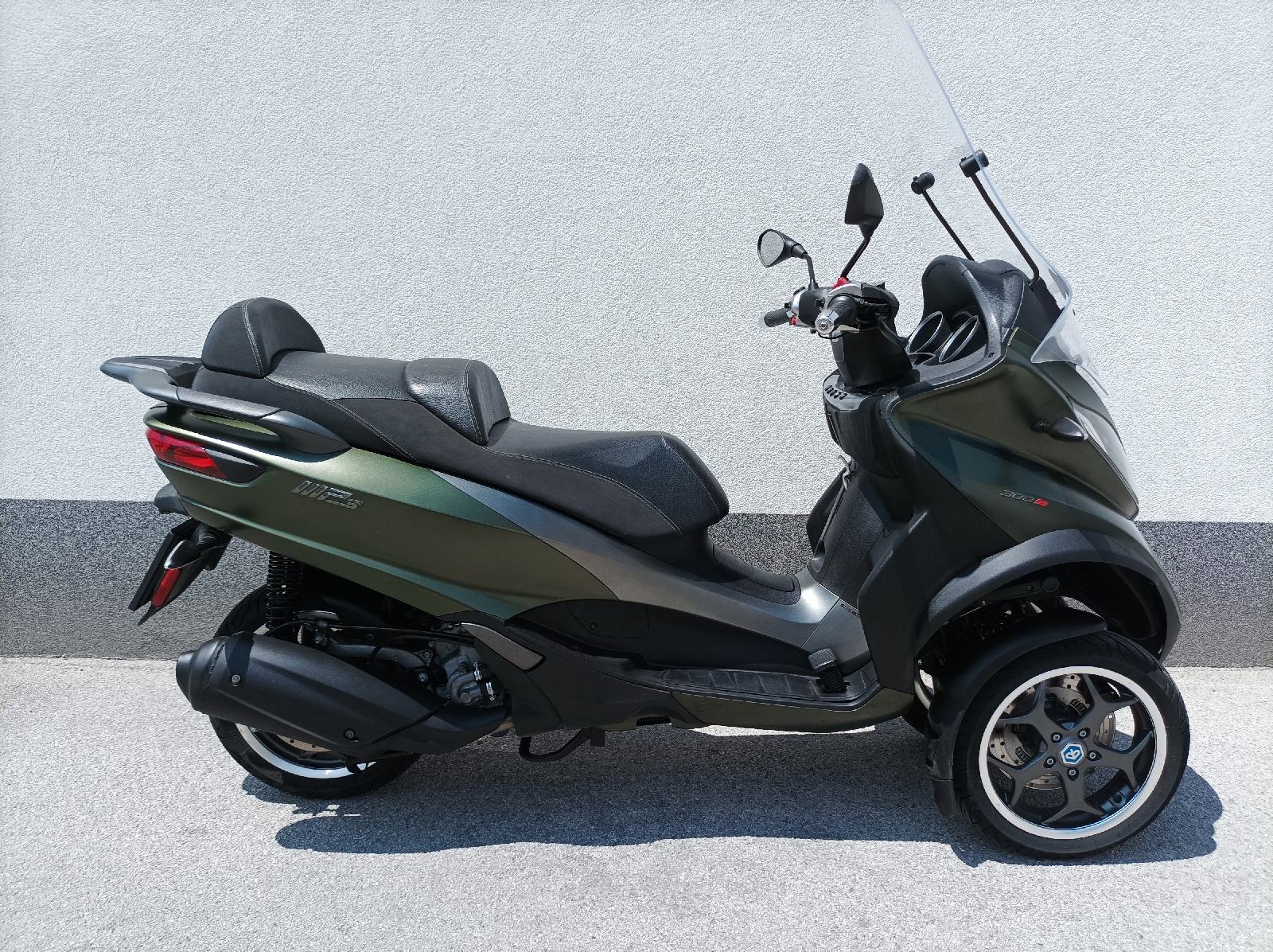 Piaggio MP3 300 LT SPORT ABS TC, B KATEGORIJA, S GARANCIJOM, 2017 god.