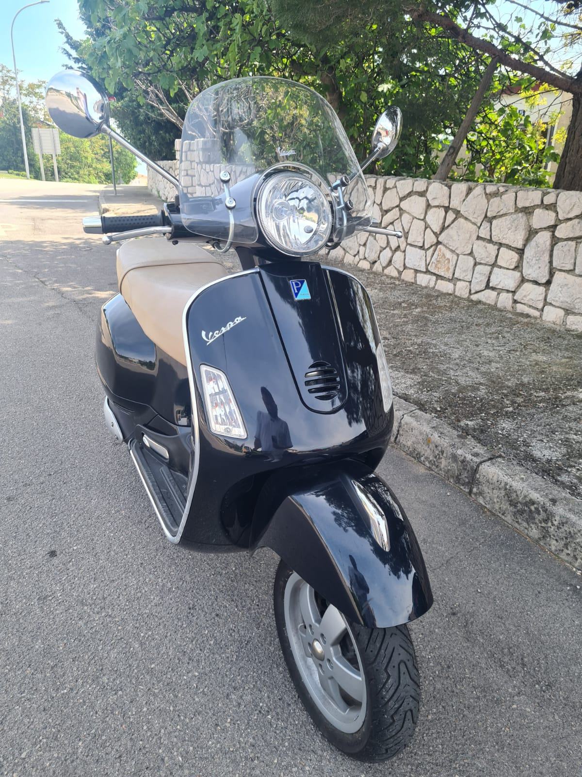 Piaggio Vespa GTS 125 KARTICE (VISA PBZ,DINERS), 2006 god.