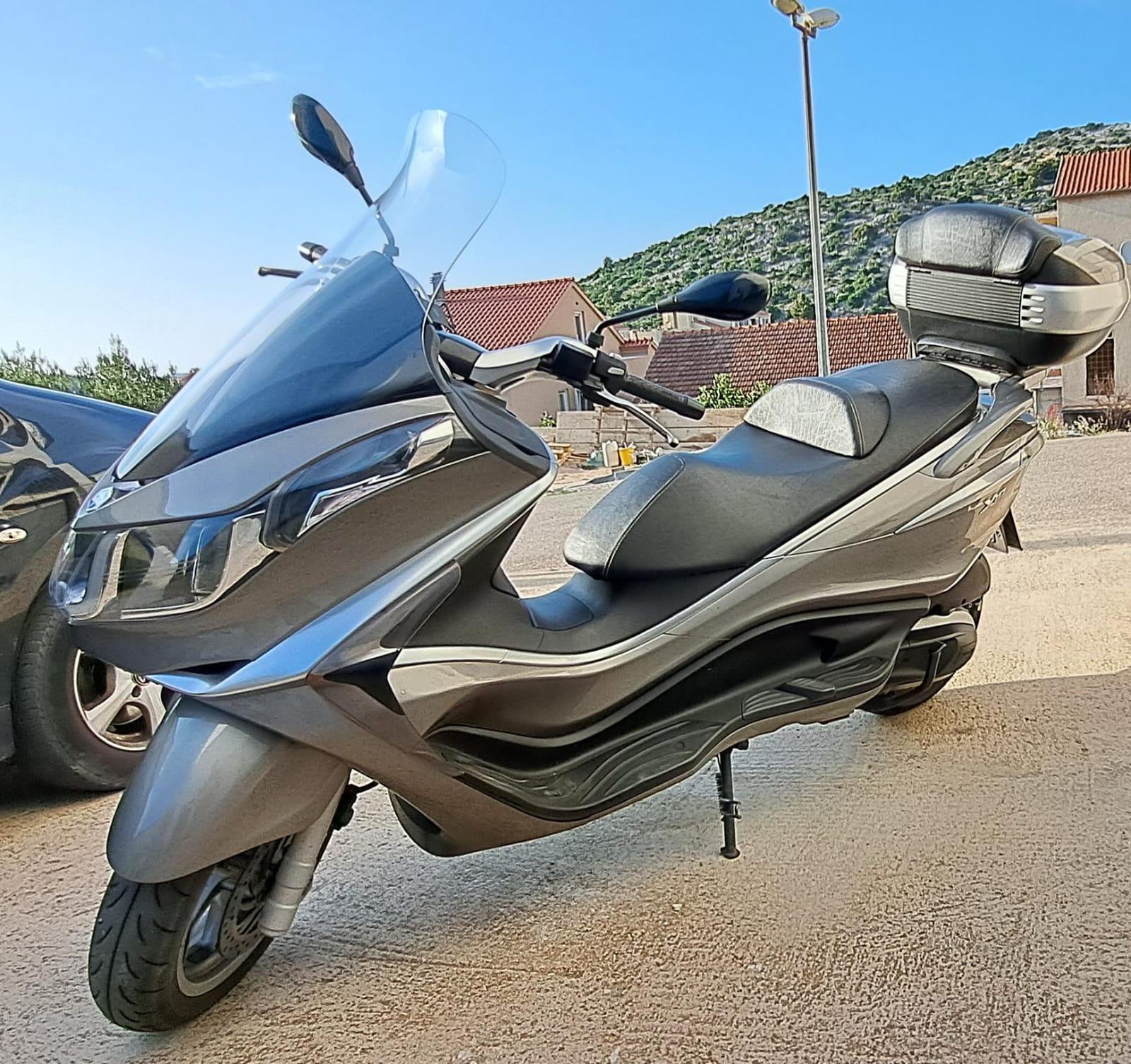 Piaggio X10 350, 2016 god.