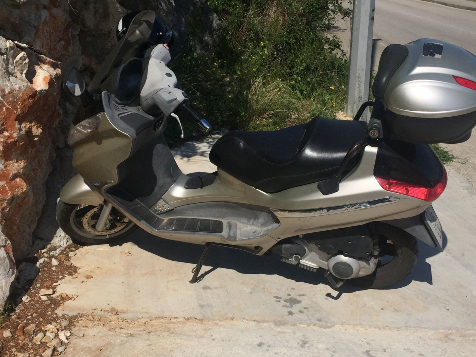 Piaggio X8 200 cm3, 2004 god.