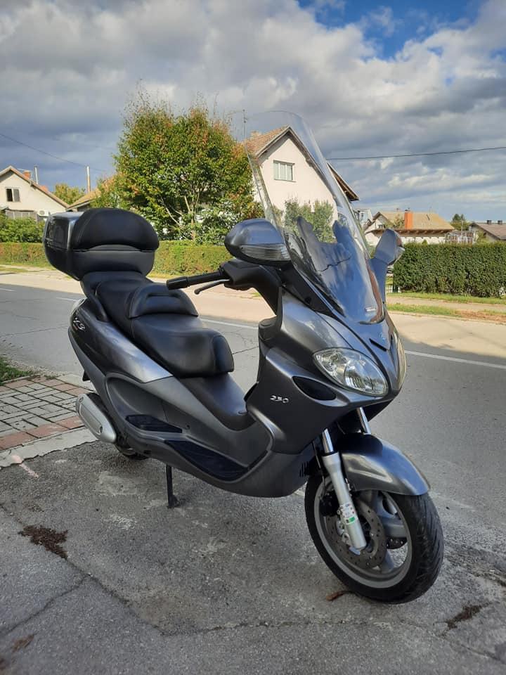 Piaggio X9 250 cm3 Evolution, 2004 god.