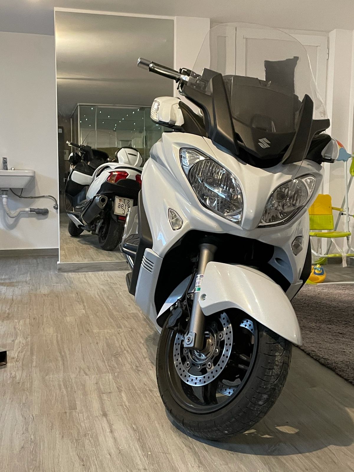 Suzuki BURGMAN 600 638 cm3, 2015 god.