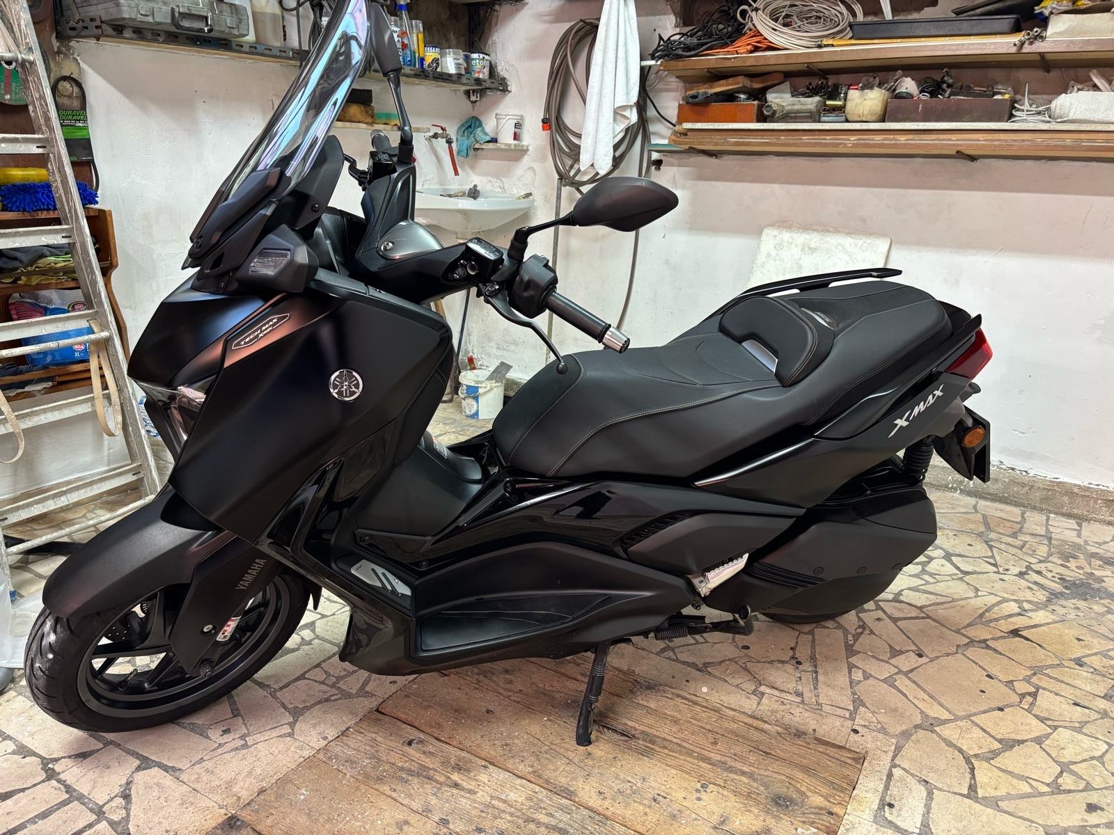 Yamaha X-MAX 300 Tech MAX 300 cm3, 2023 god.