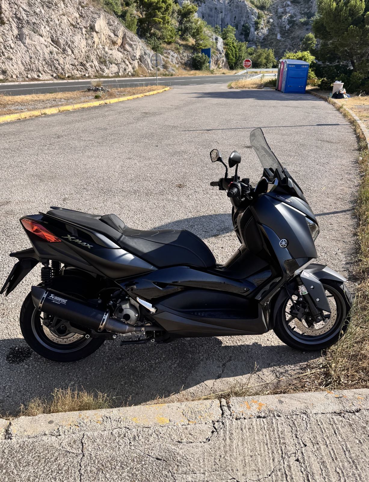 Yamaha XMAX 300 IRON MAX, Akrapović, 2019 god.