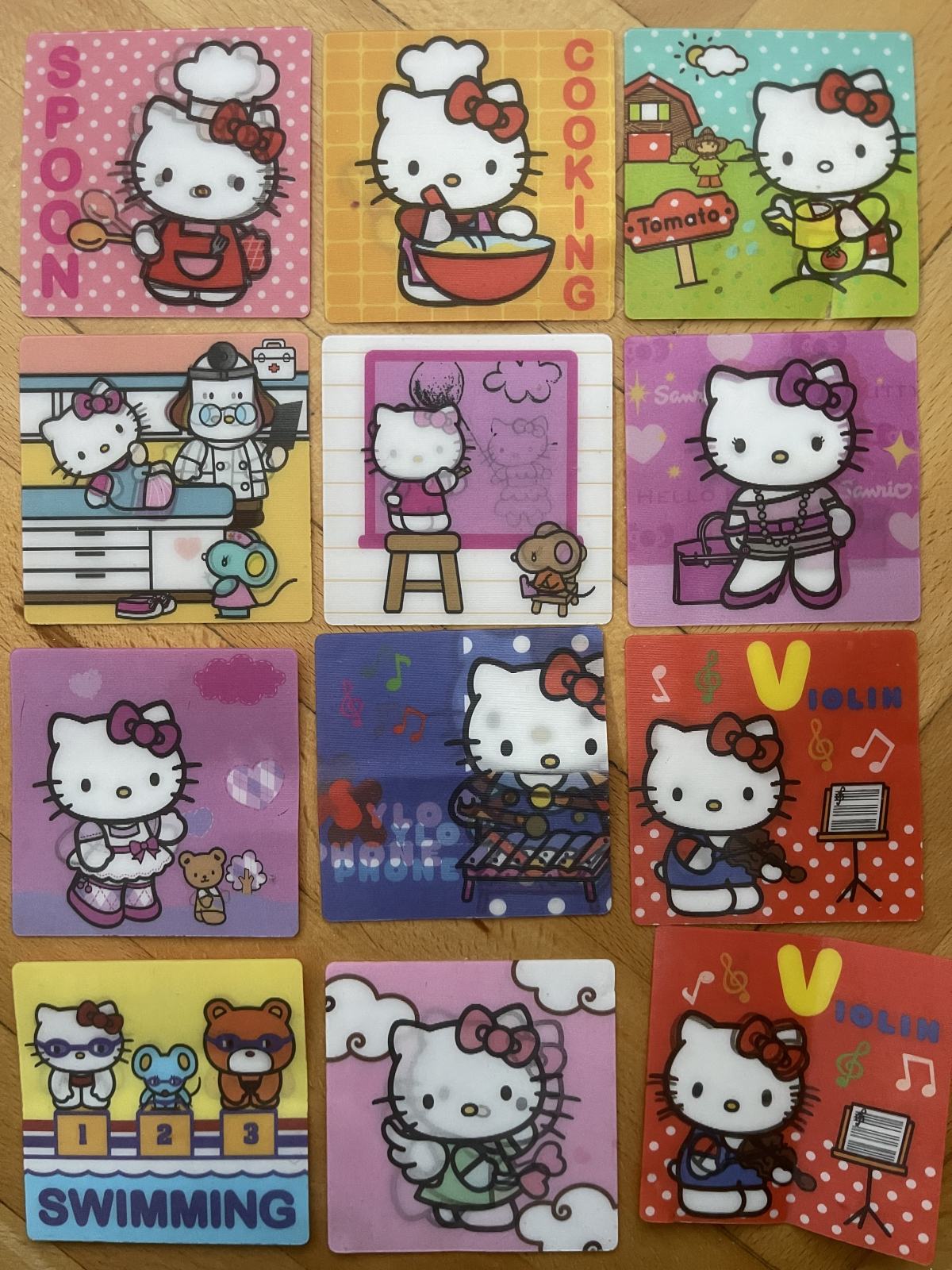 12 kartica Hello Kitty za 2€
