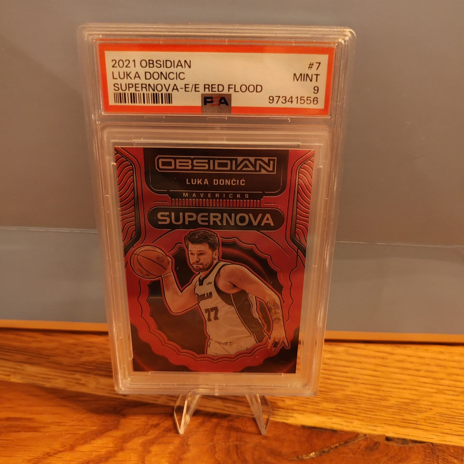 2021-22 Panini Obsidian Luka Dončić Supernova - Red Flood - PSA 9 Mint