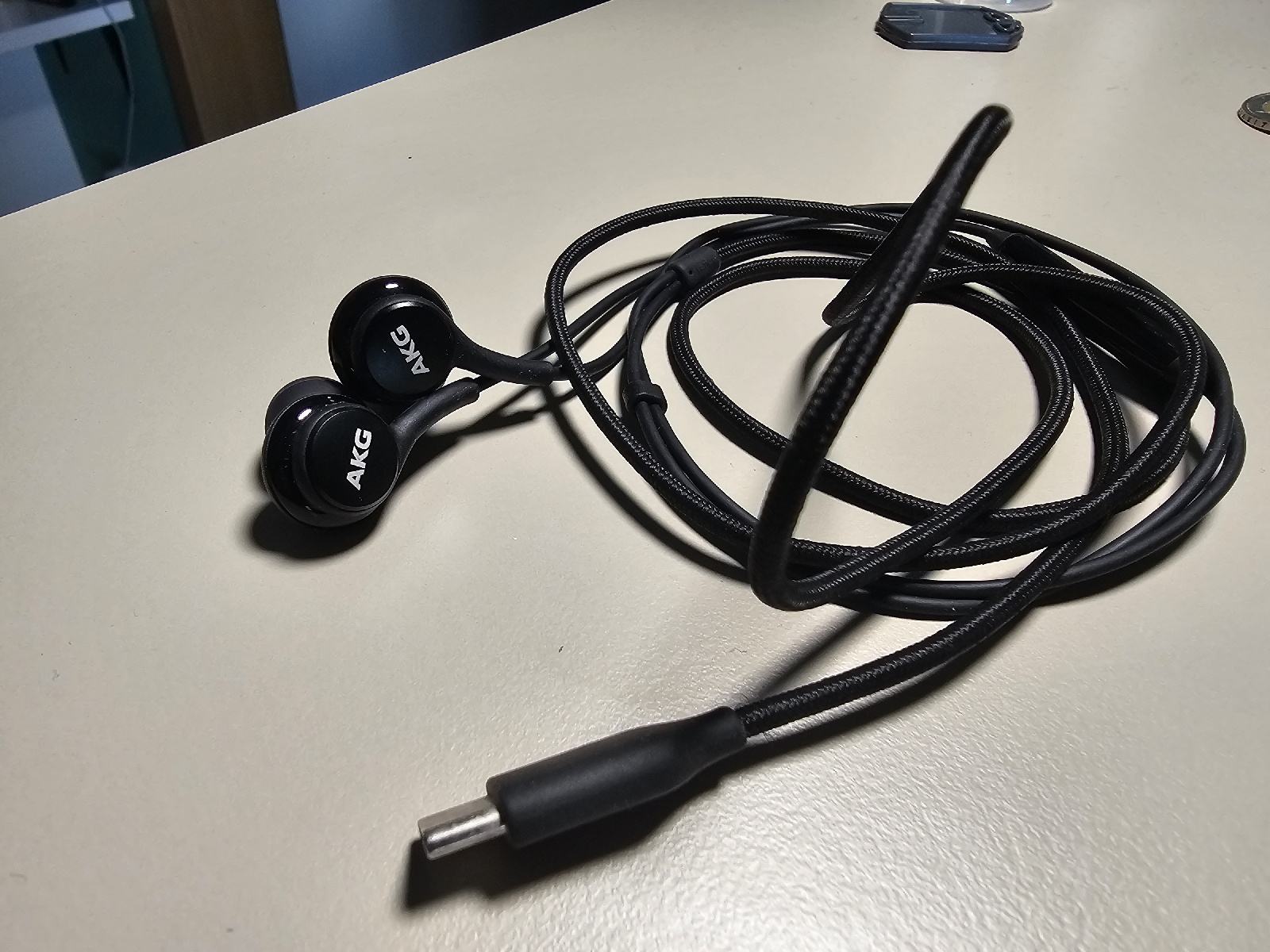 AKG slusalice USB-C