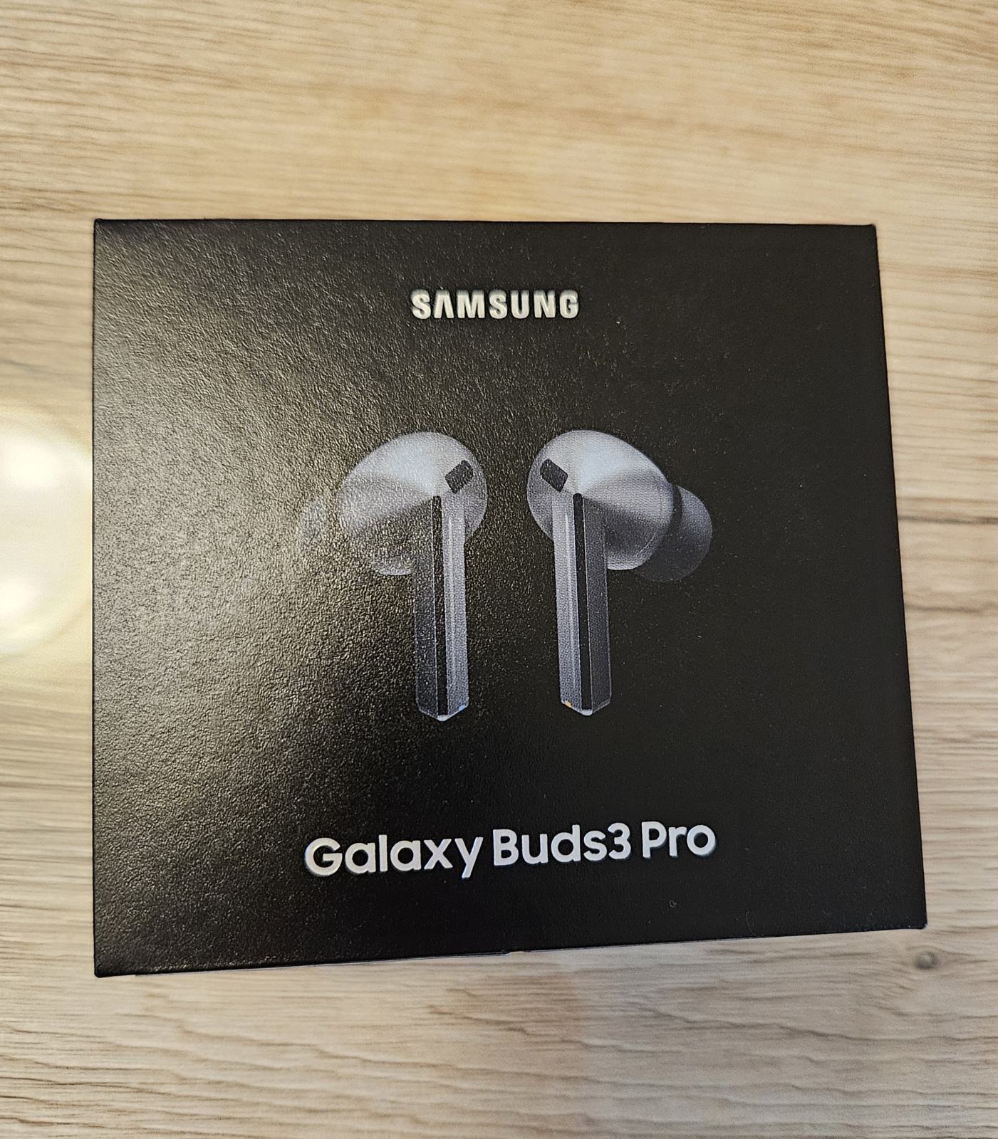 Samsung Galaxy Buds 3 pro Silver.