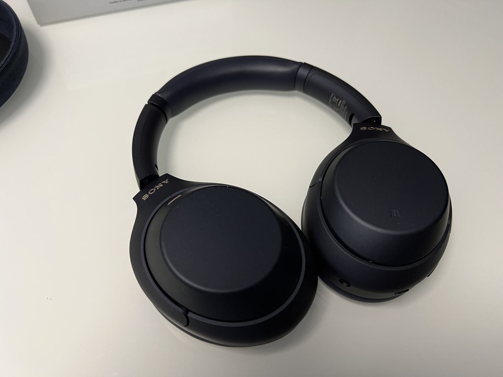 Sony WH-1000XM4 midnight blue