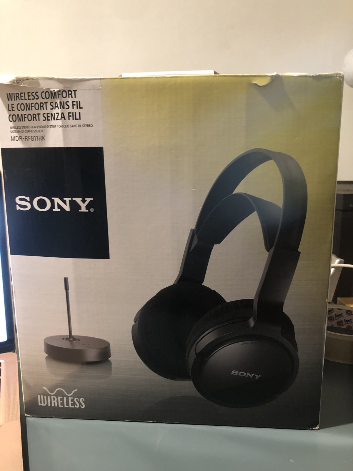 Sony wireless slušalice nove (samo raspakirane) MDR-RF811RK
