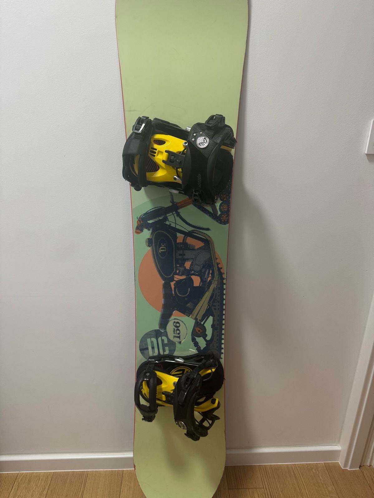 *DC ROCKET SNOWBOARD*