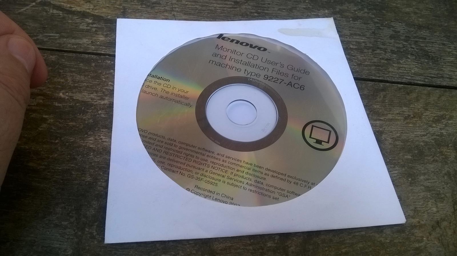 LENOVO MONITOR CD USERS GUIDE AND INSTALLATION FILES