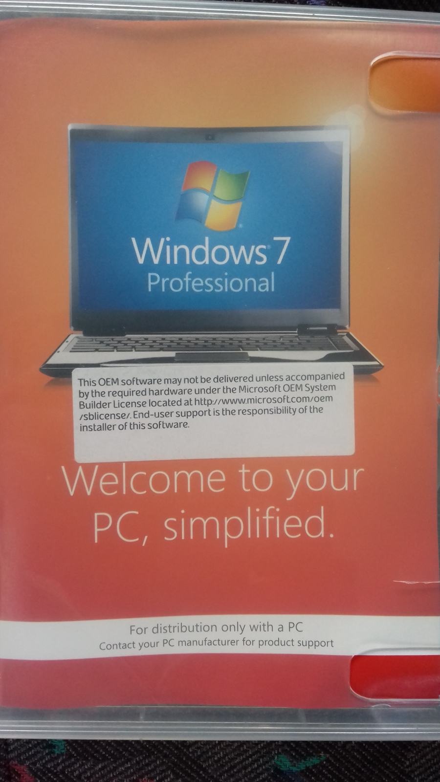 Windows 7 Professional / Windows 10 Pro.- instalacijski CD sa licencom