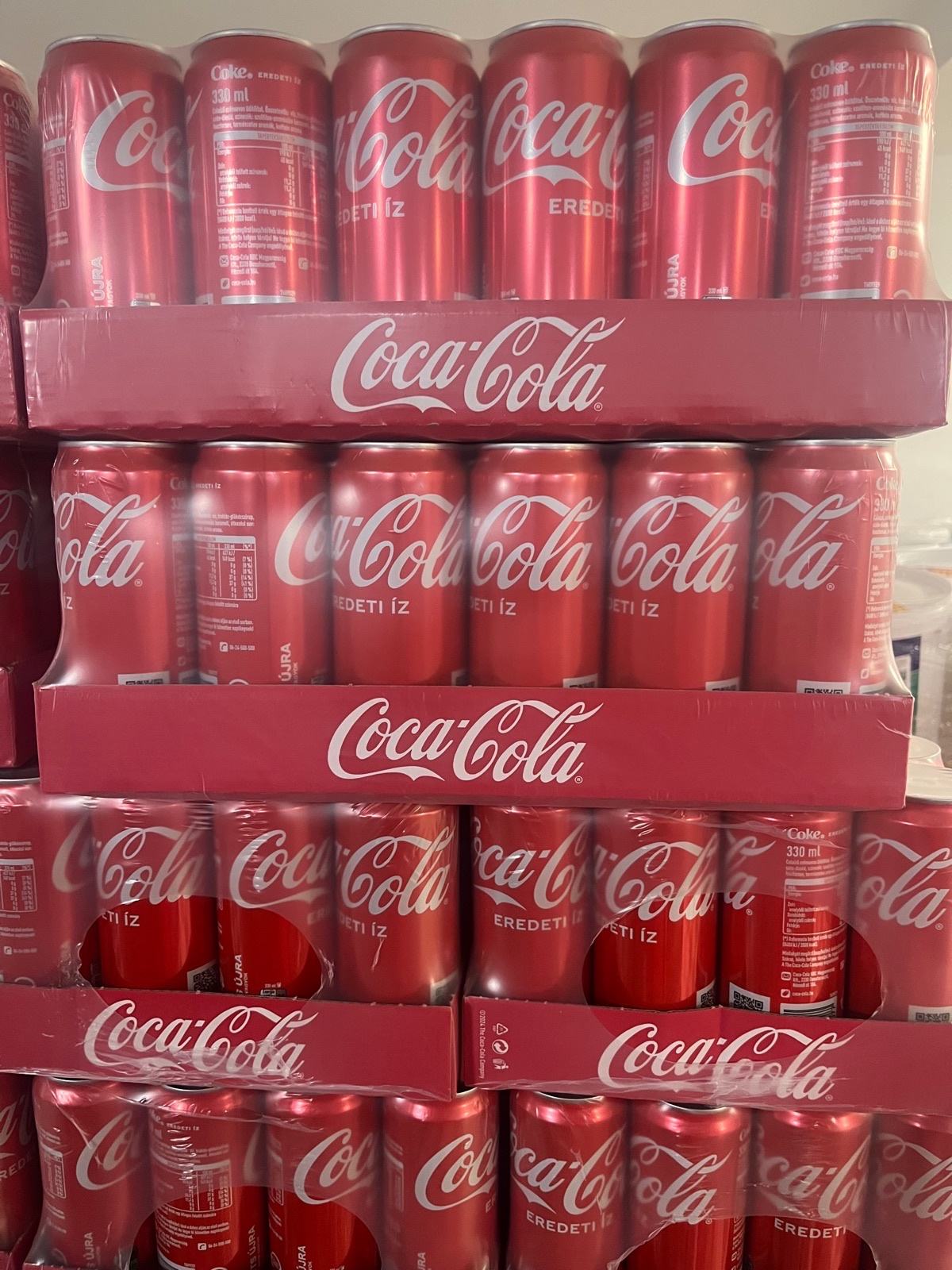 CocaCola 0,33 (limenka) 24kom = 15€