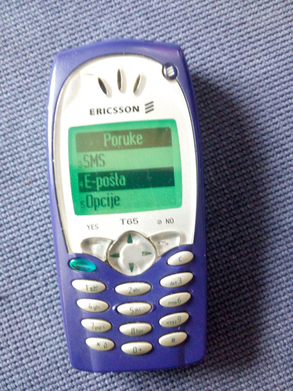 MOBITEL ERICSSON T65 U ODLIČNOM STANJU (T-COM ILI BONBON) 99KN