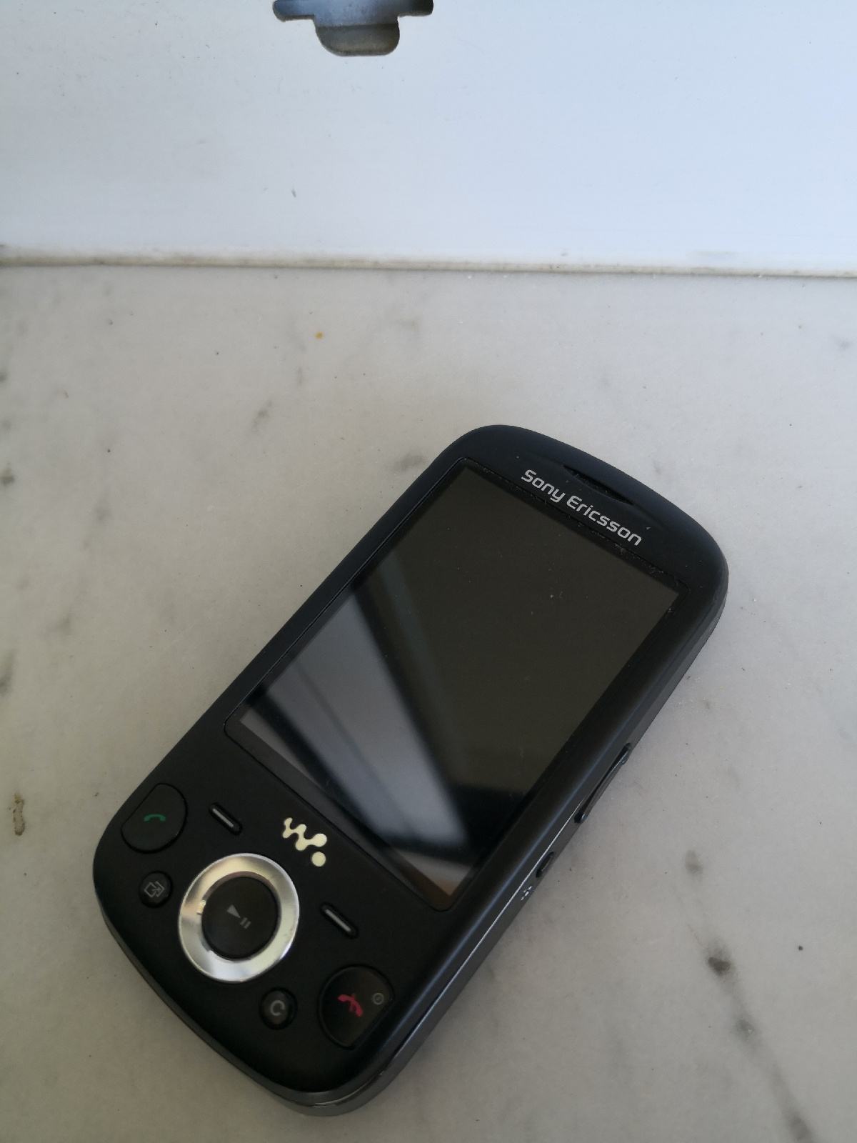 Sony Ericsson W20 i