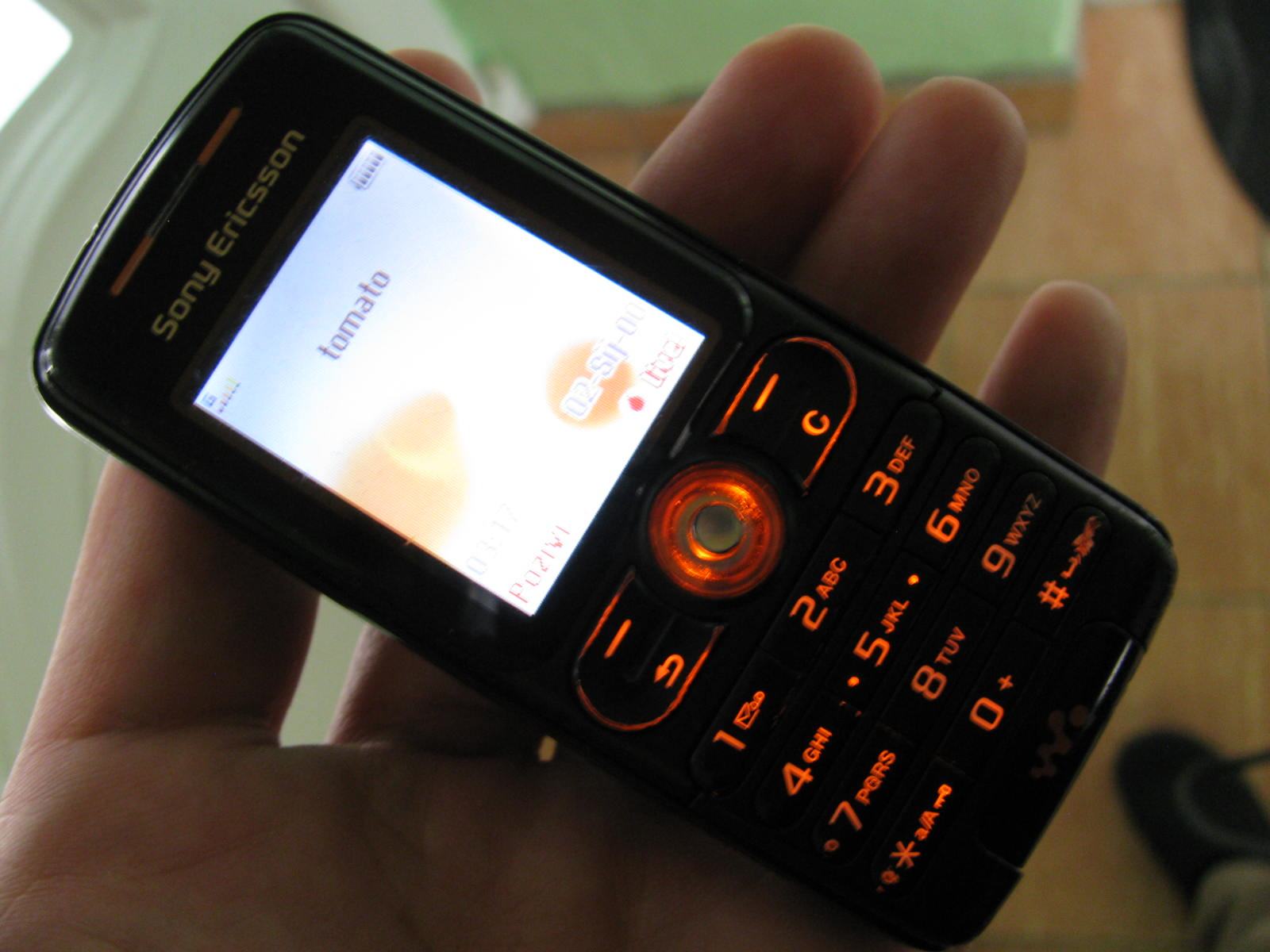 sony ericsson w200i vip tomato