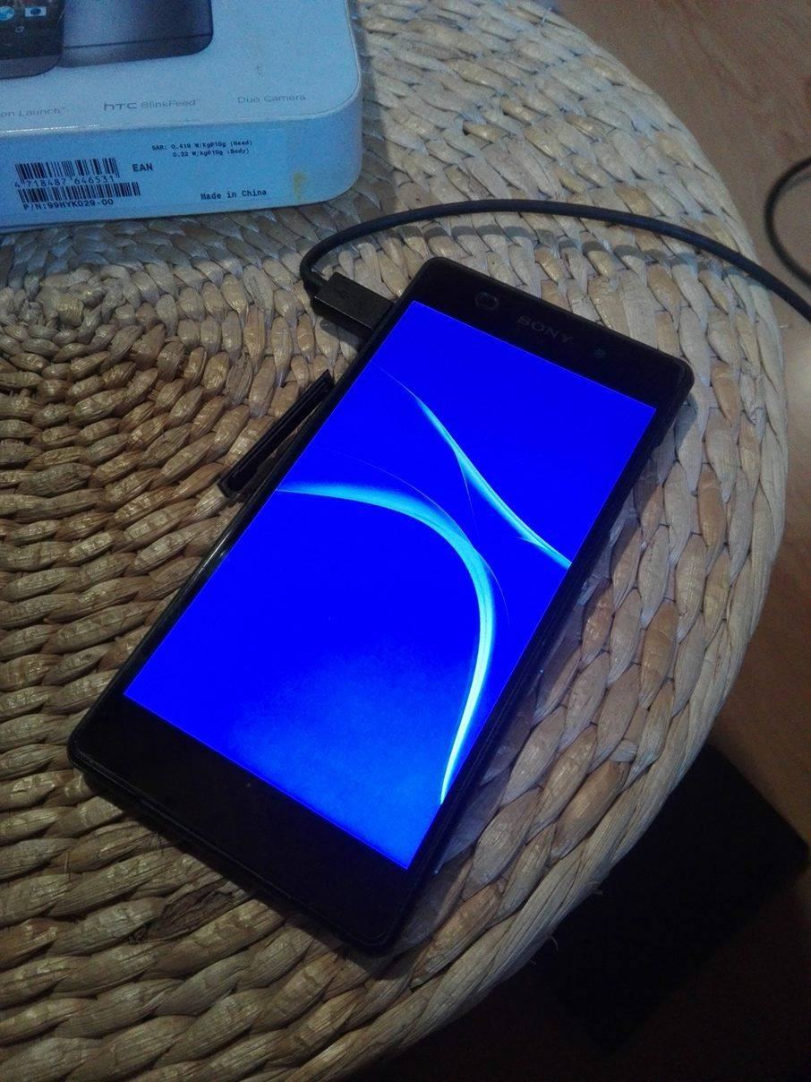 Sony Xperia Z2, kvar utora SIM kartice