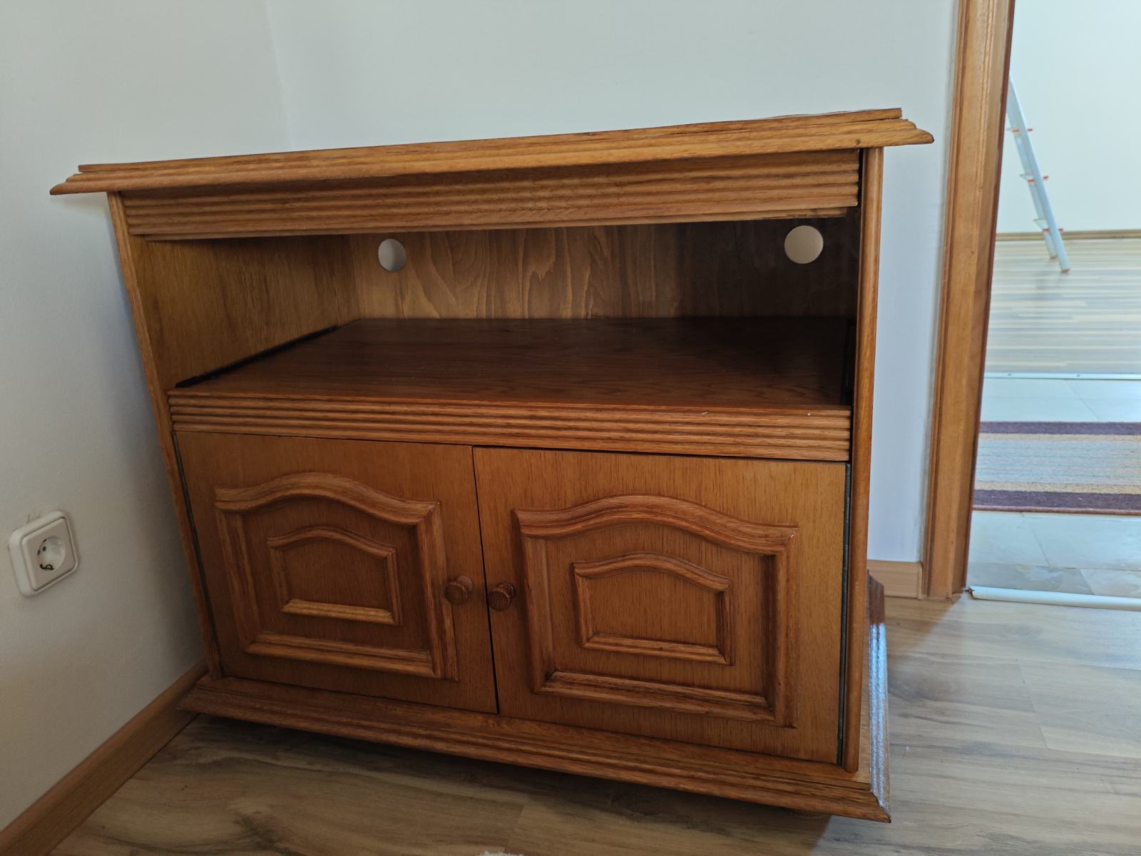 Drvena komoda, 20eura