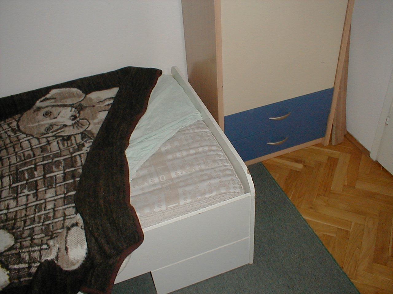 krevet i ormari, super povoljno