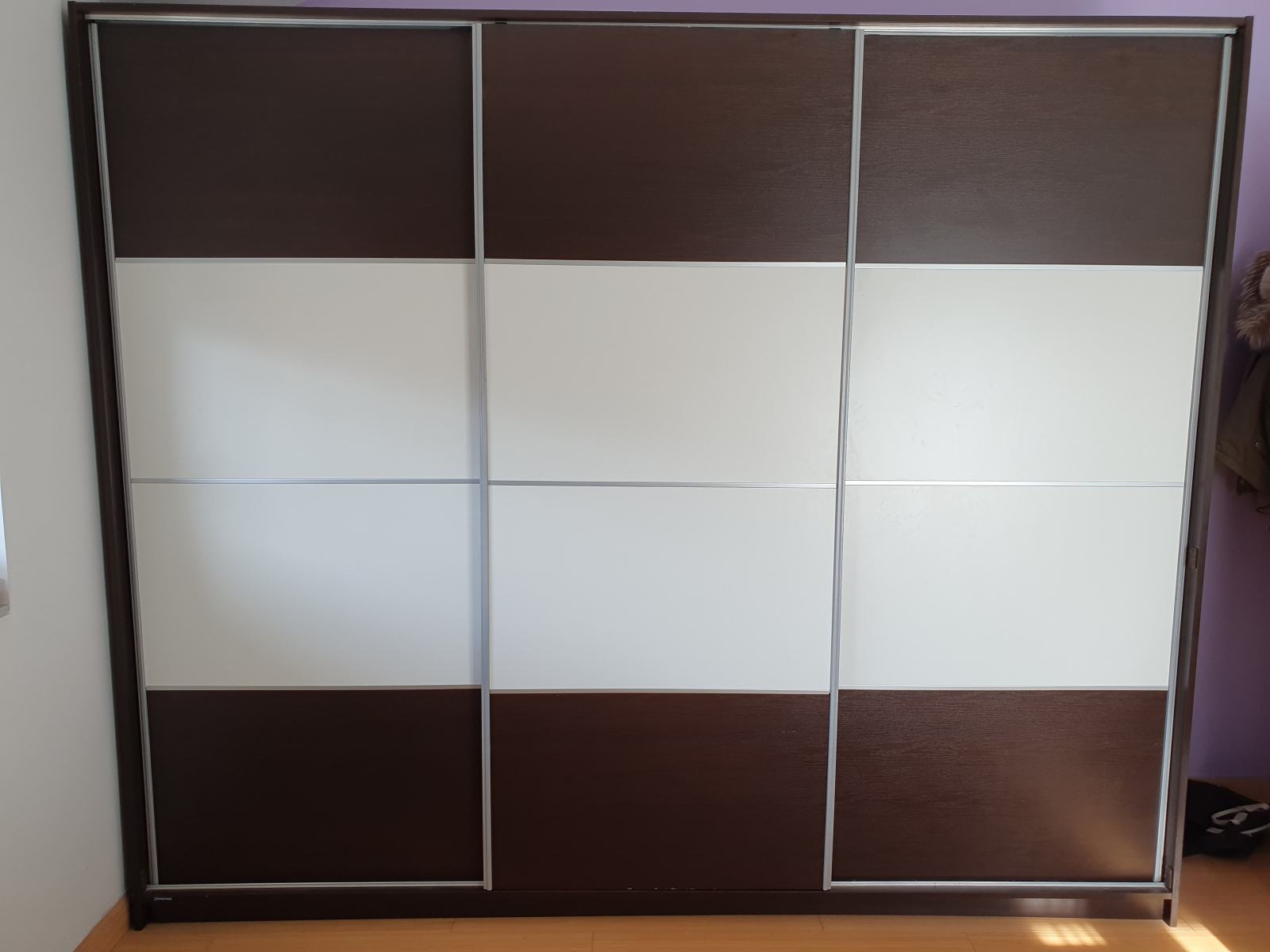 Trokrilni kvalitetni ormar 3 klizna vrata 270 x 66 x 225 d x š x v