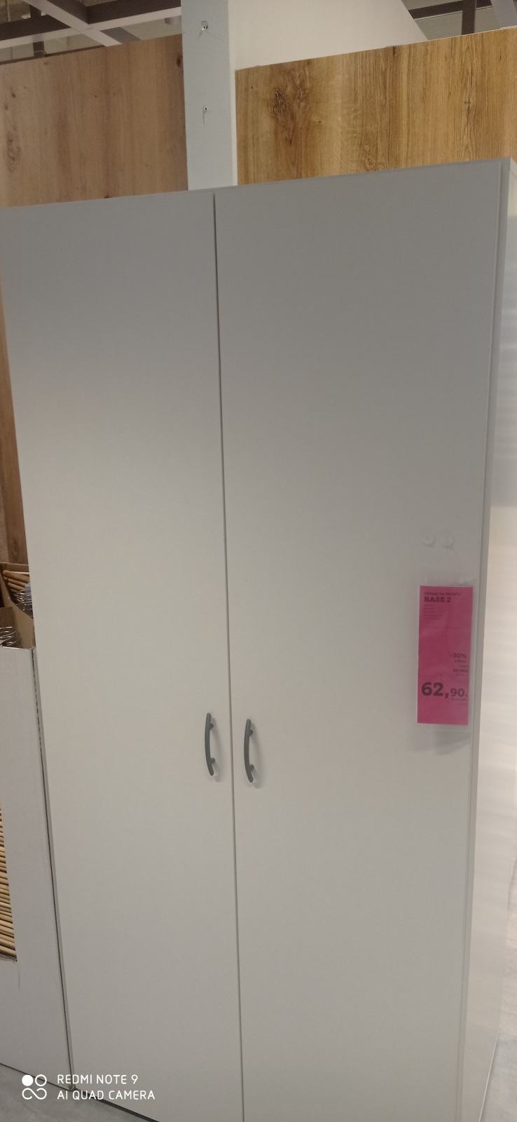 Dva garderobna bijela ormara Momax