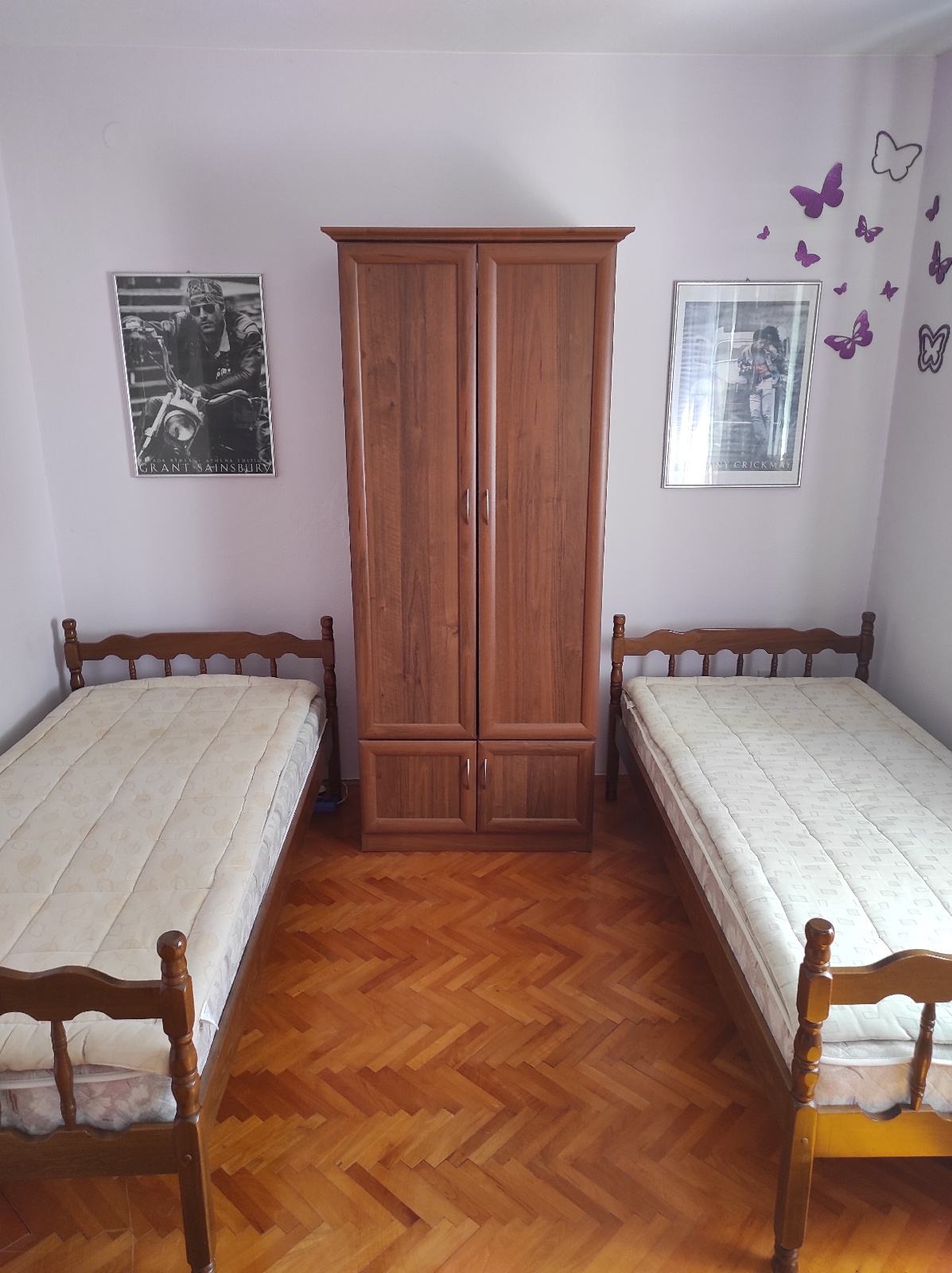 - Kompletna soba - Dva ormara i dva kreveta + madrac - Omiš Stanići