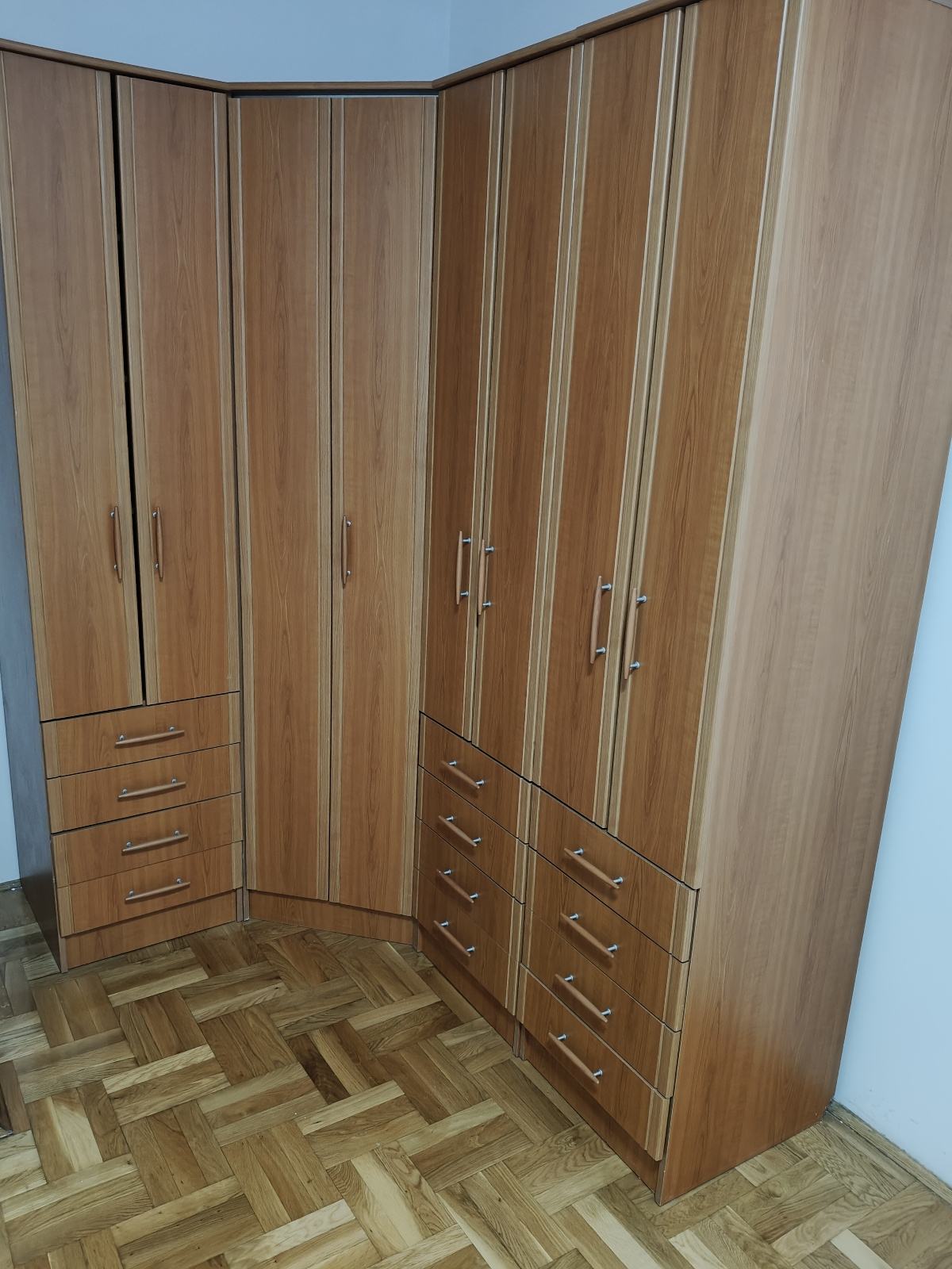 Kutni ormar u dobrom stanju