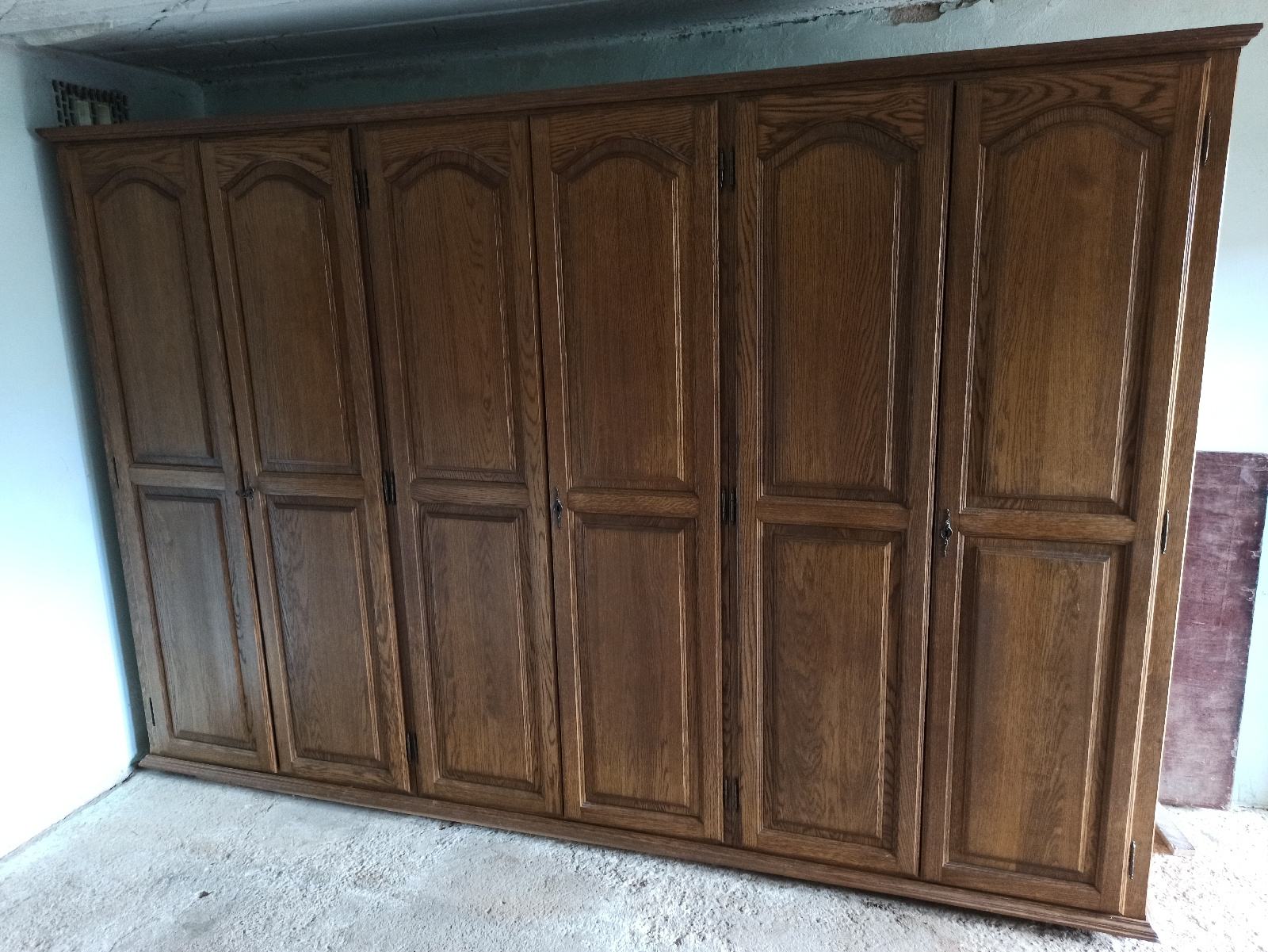 Masivni hrastov ormar