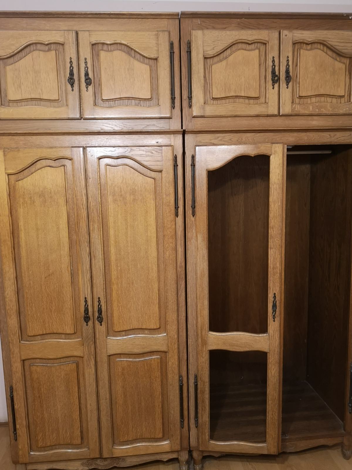 Masivni hrastovi ormar ikomoda