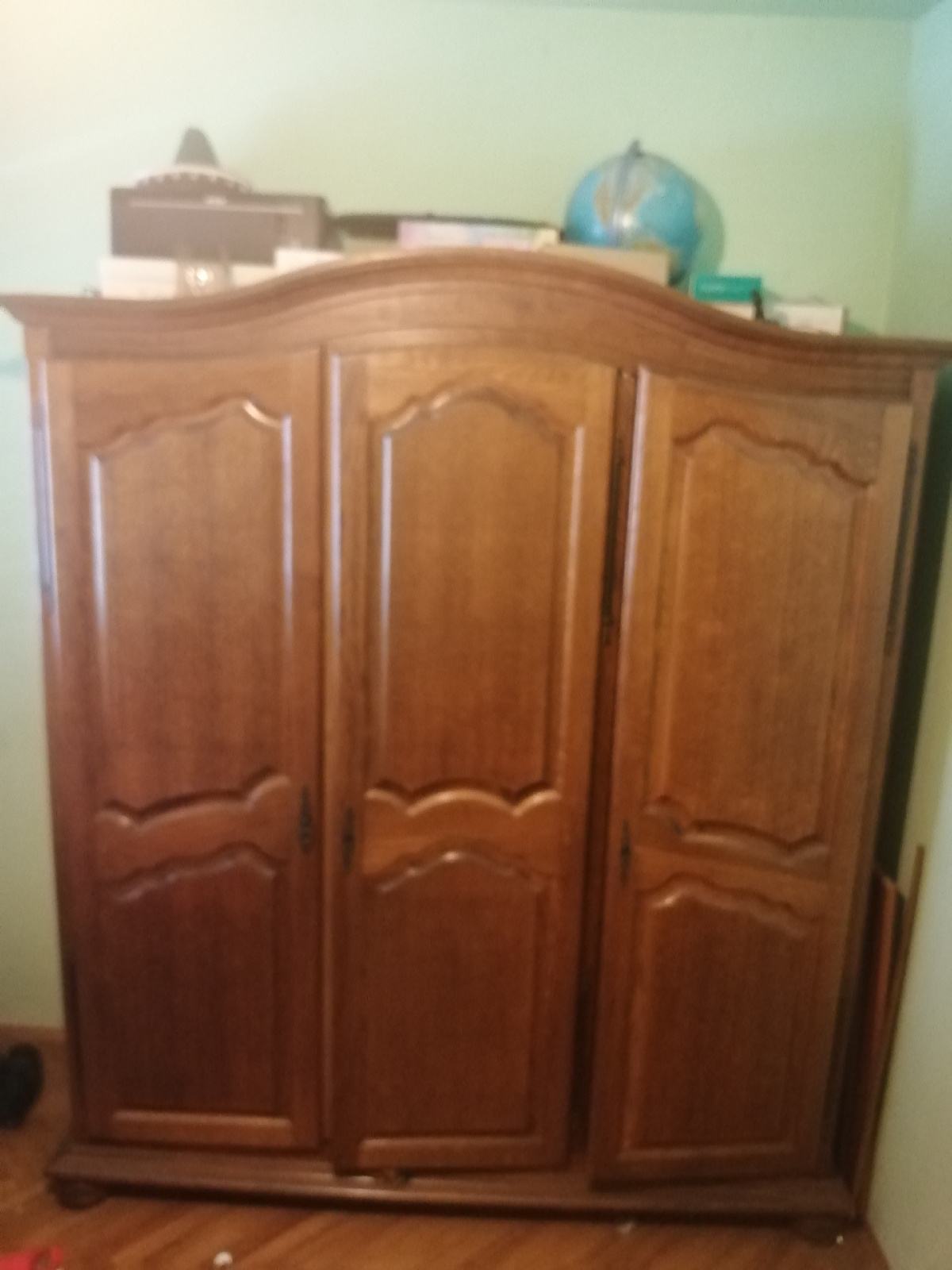 Ormar hrast masiv za spavaću sobu