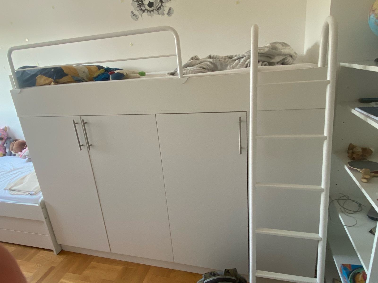 Ormar i krevet 2 u 1