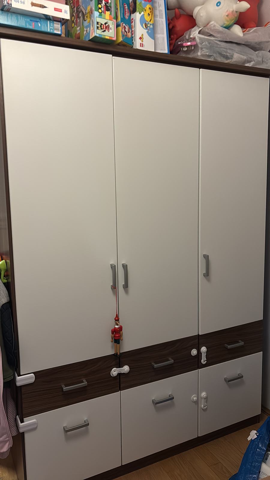 Ormar trokrilni drveni