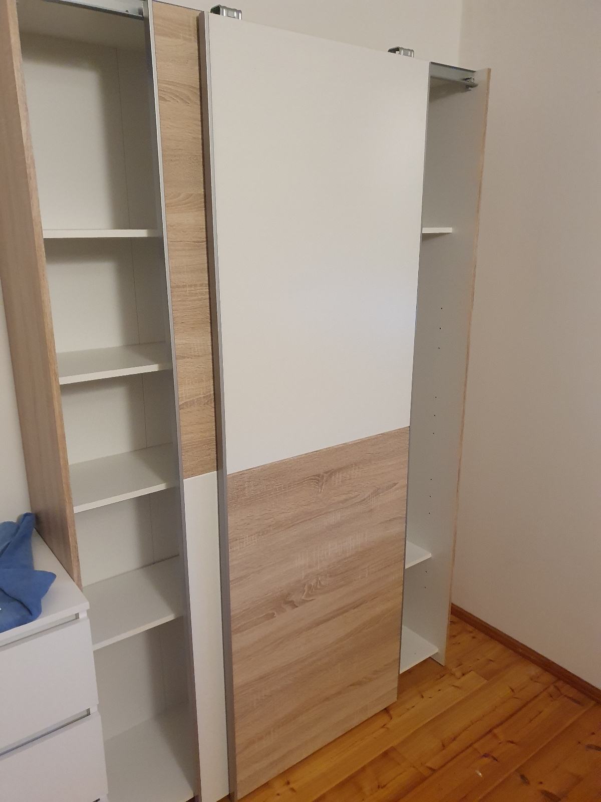 Poklanjam novi ormar iz spavaće sobe