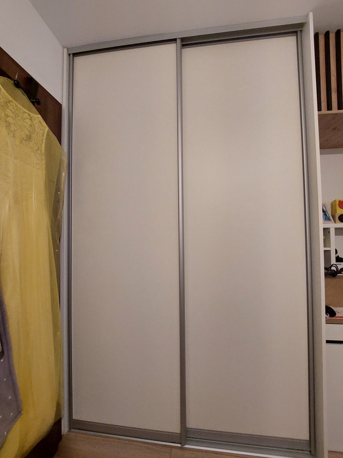 Poklanjam ugradbeni ormar! Hitno!