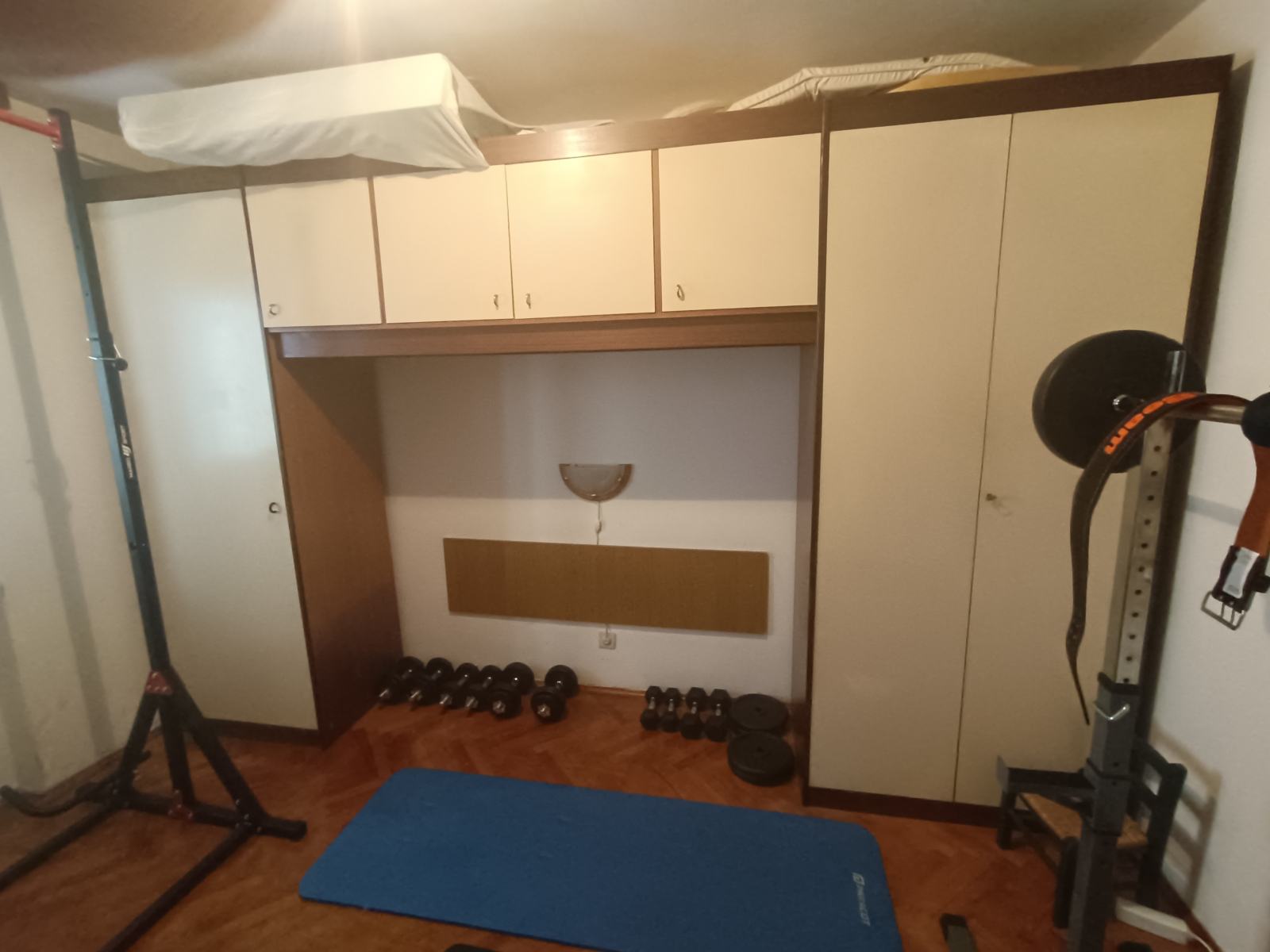 POKLANJAM! PRILIKA!! VELIKI ORMAR ZA SOBU