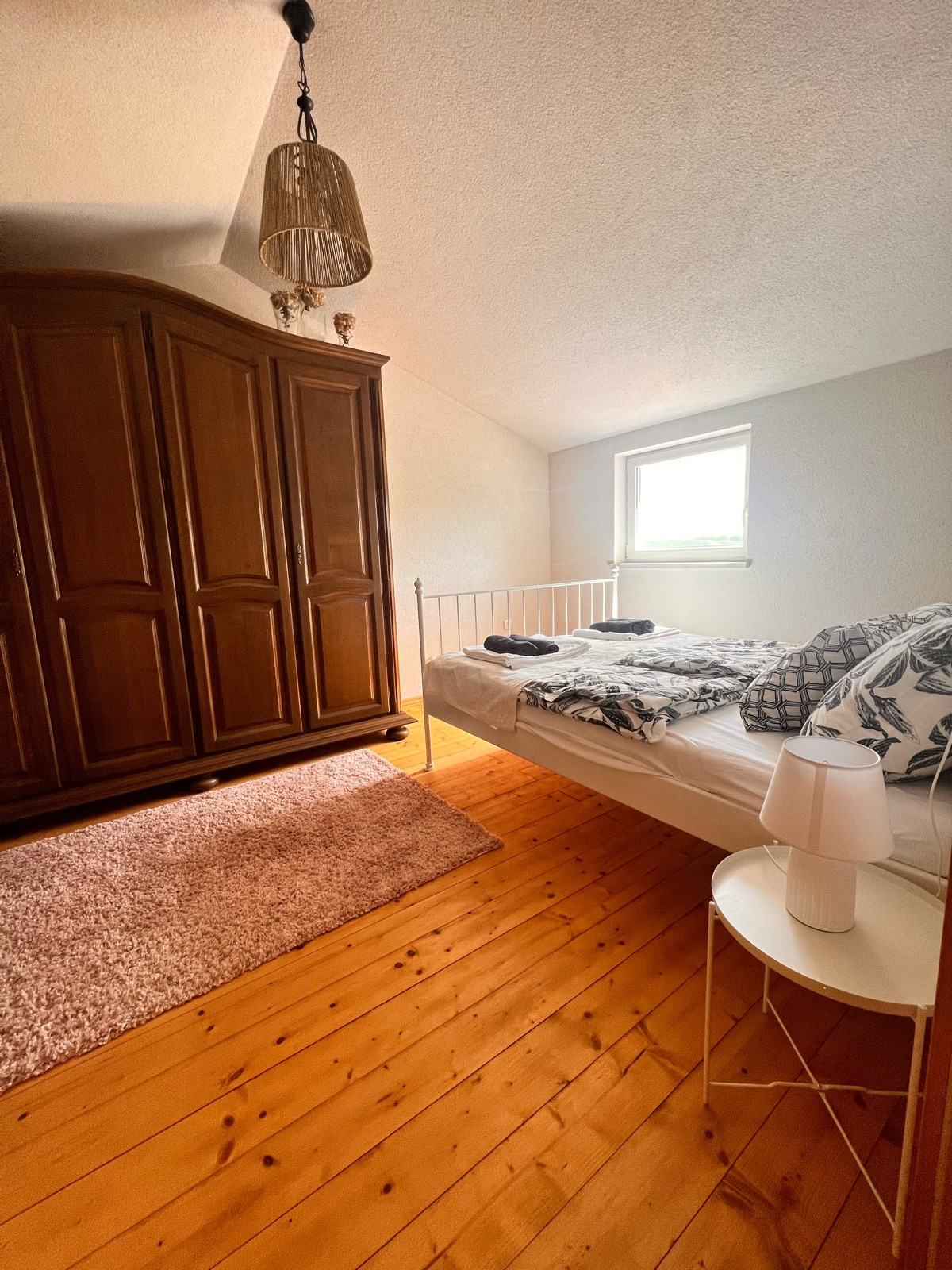 Prekrasan stari ormar