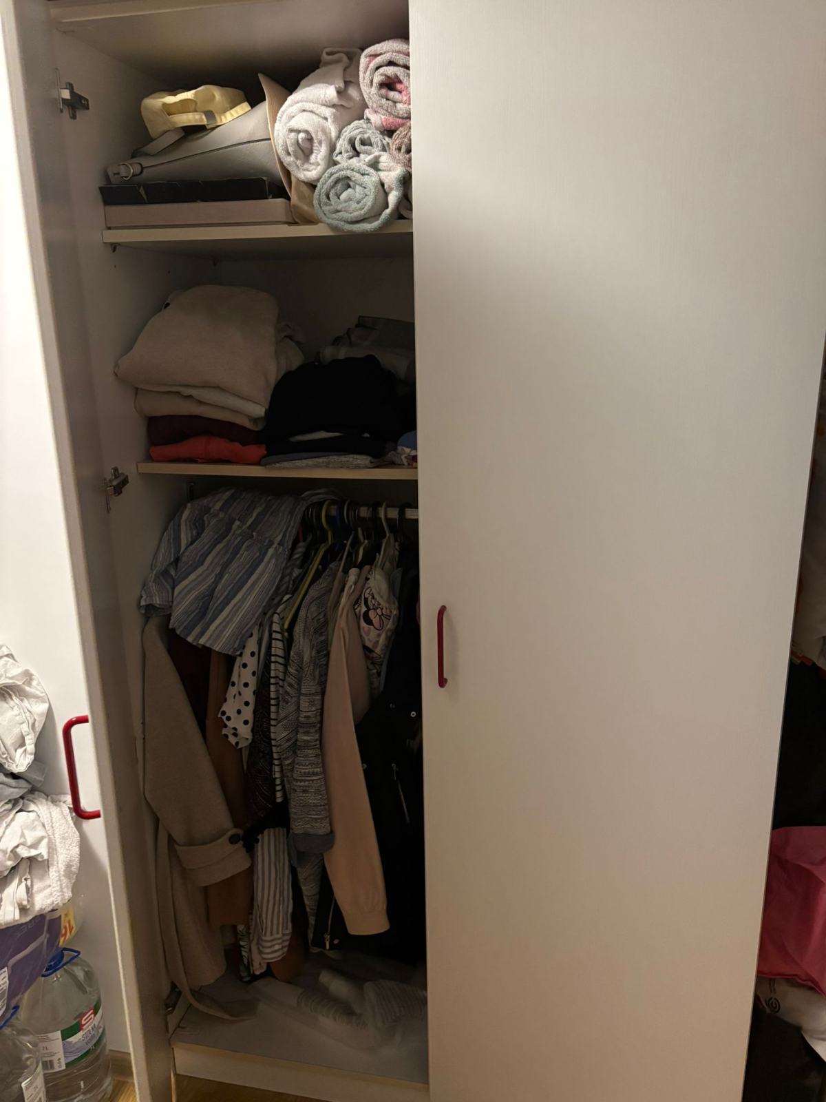 Prodajem drveni ormar