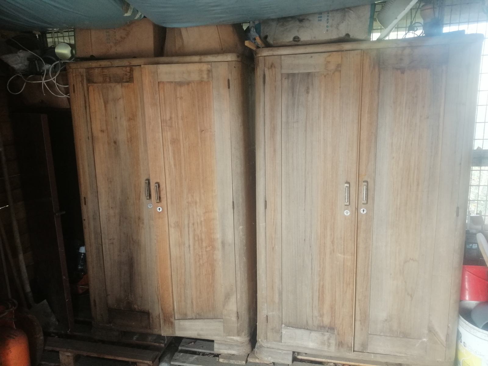 Prodajem stari ormar za 50 eura komad