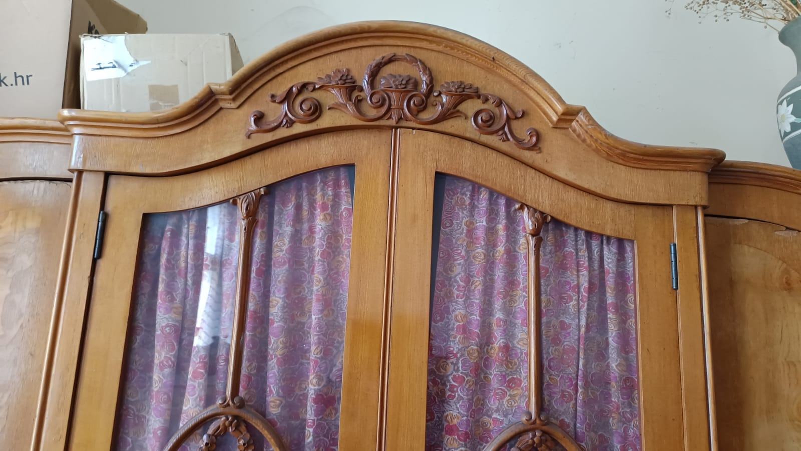 Rustikalni namještaj. Komplet.