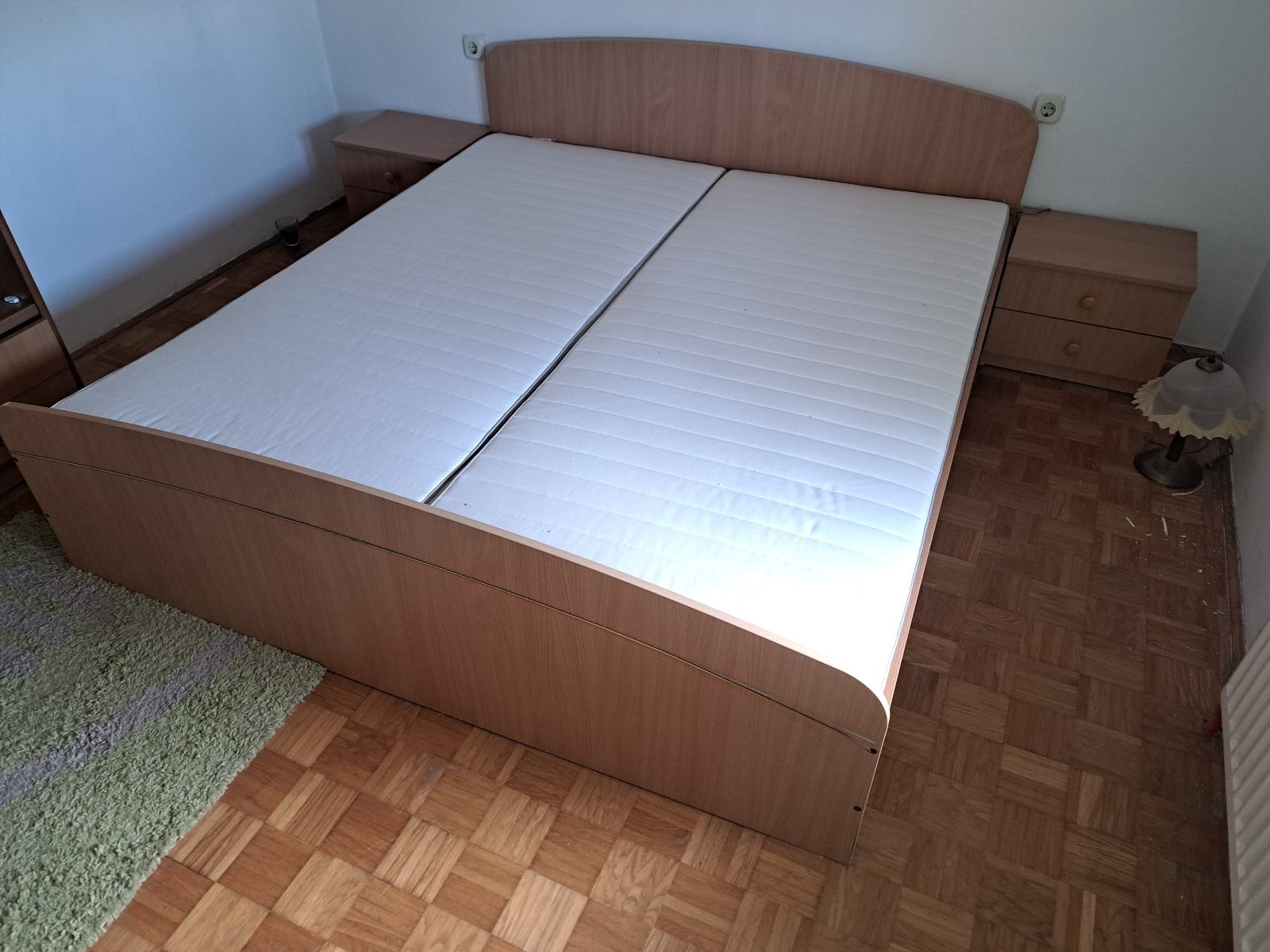 Bracni krevet i jednokrilni ormar