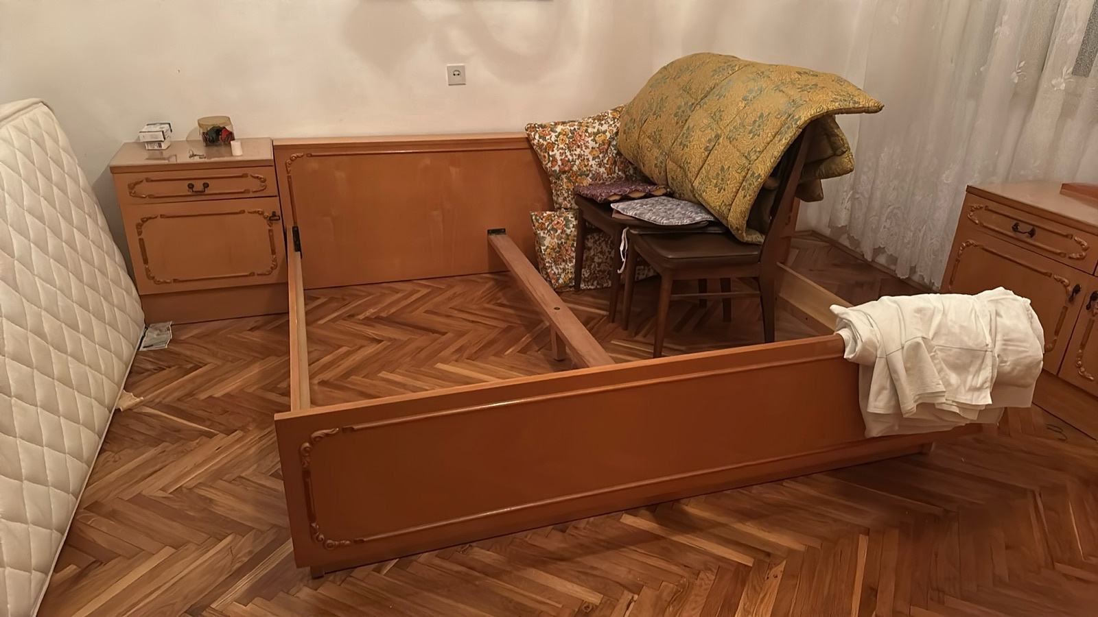 Spavaća soba-poklanja se