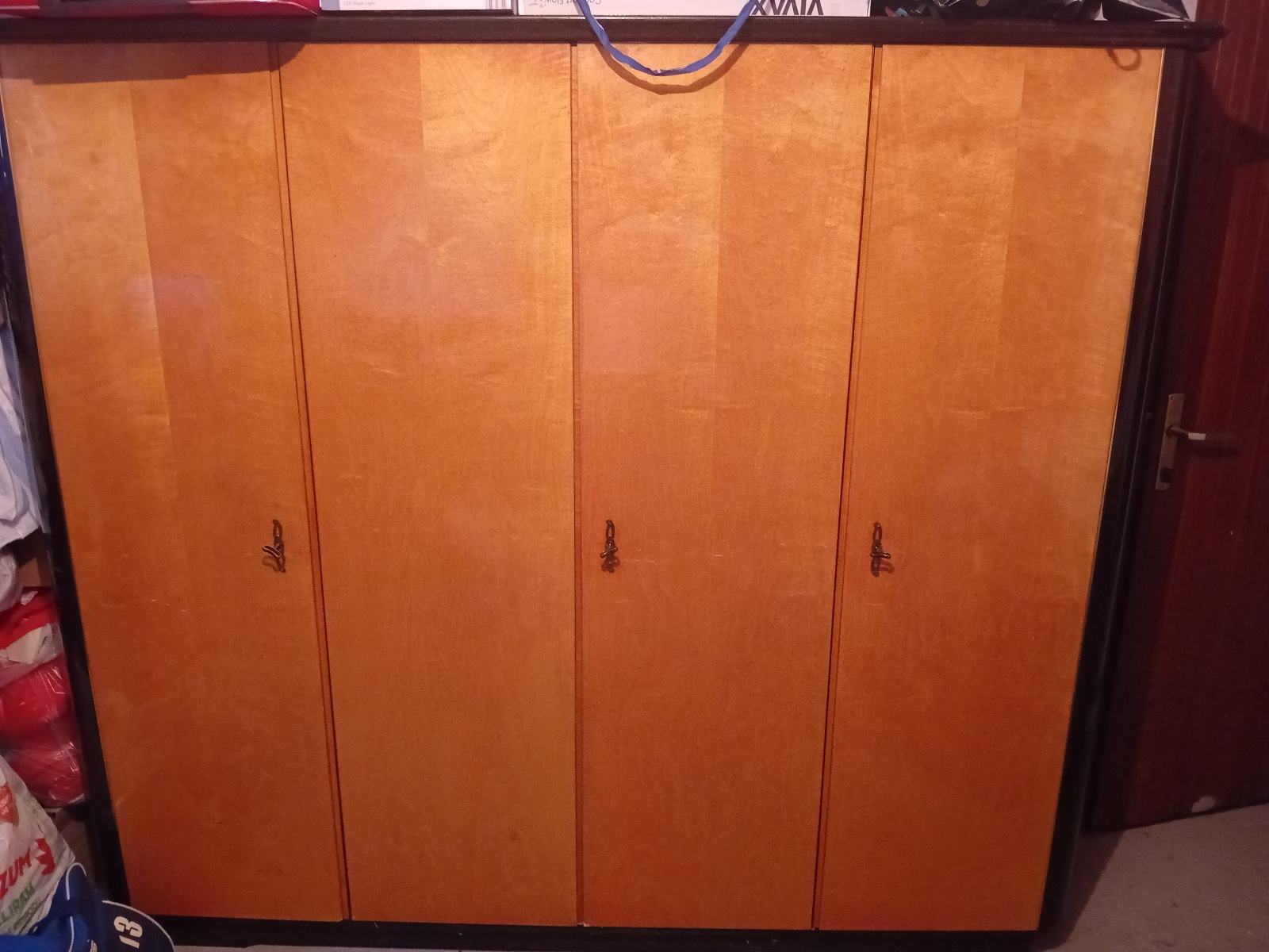 Stari Ormar +2 noćna ormarica