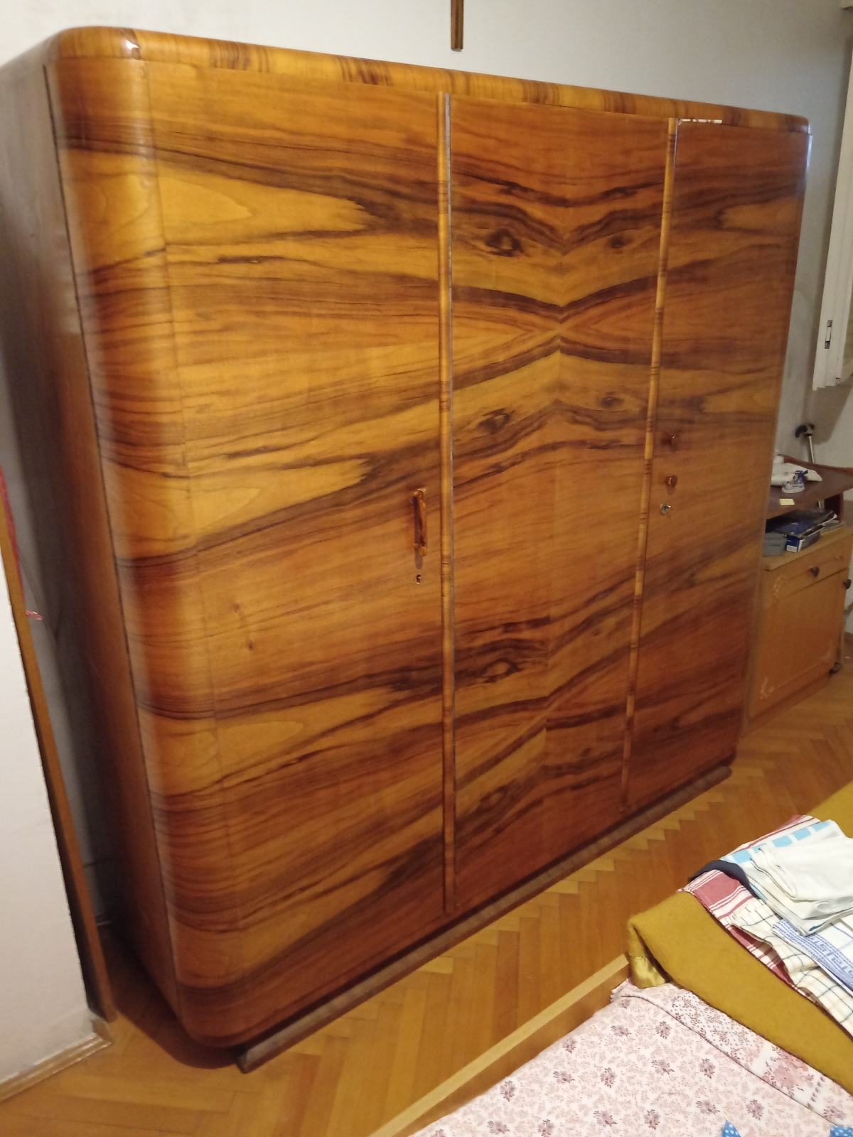 Starinski ormar, trokrilni