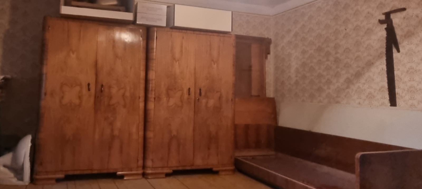 Starinski ormari 2 komada