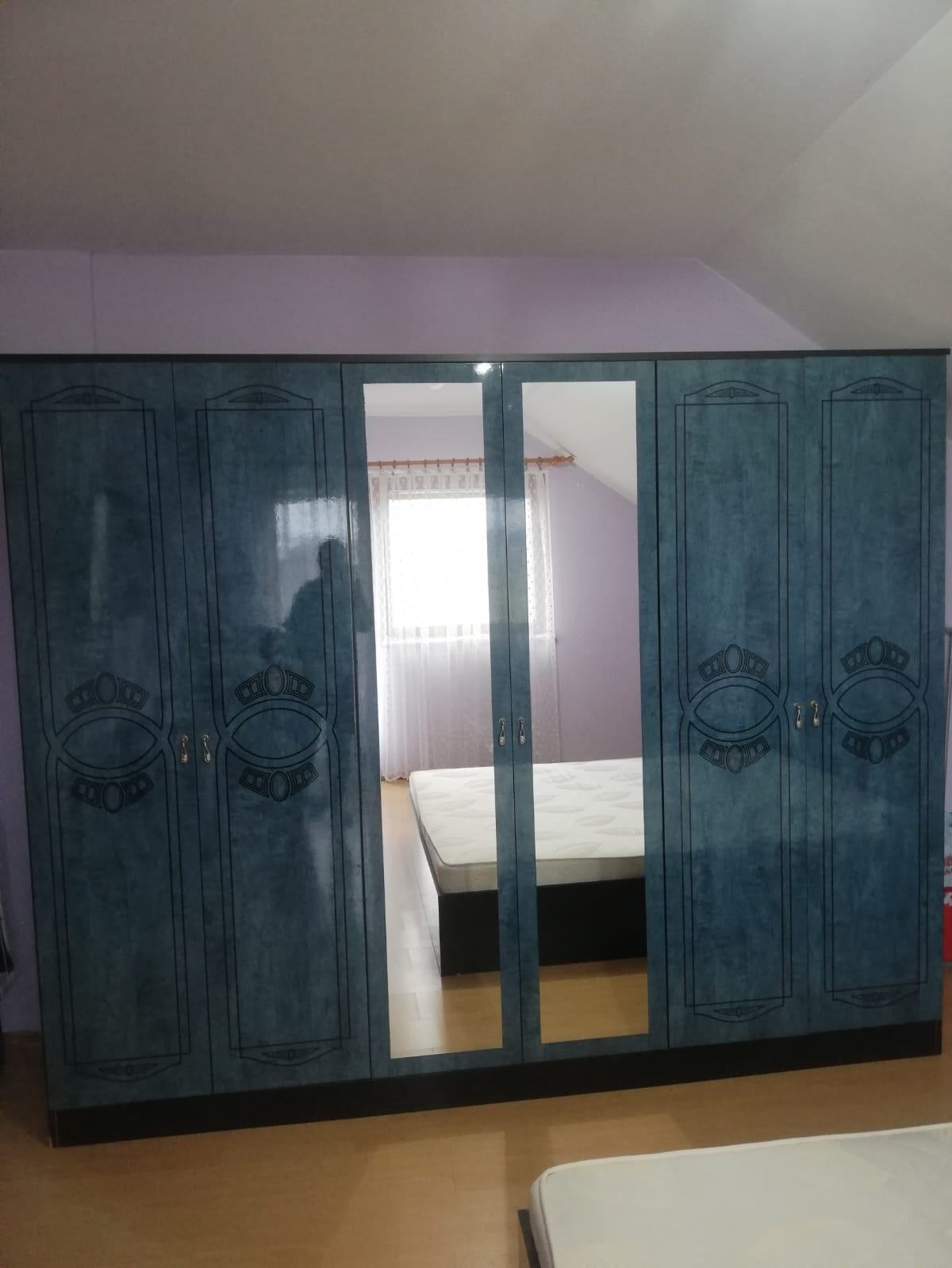 Spavaća soba (krevet, ormar i komoda)