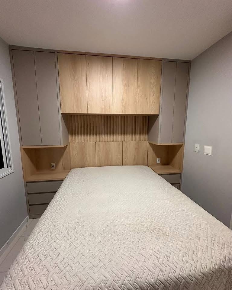 Spavača soba sa mostom