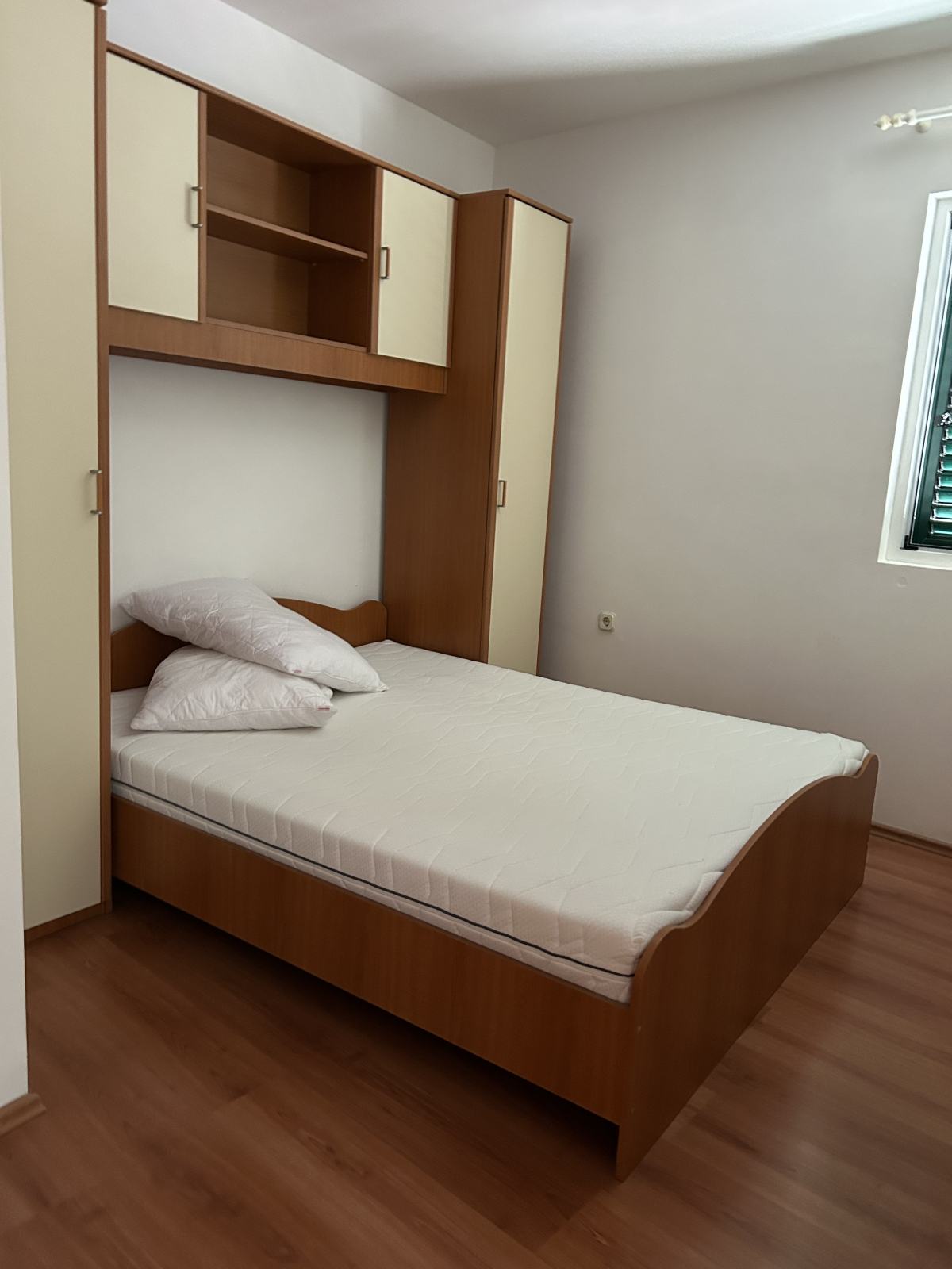 Spavaća soba+ ormari