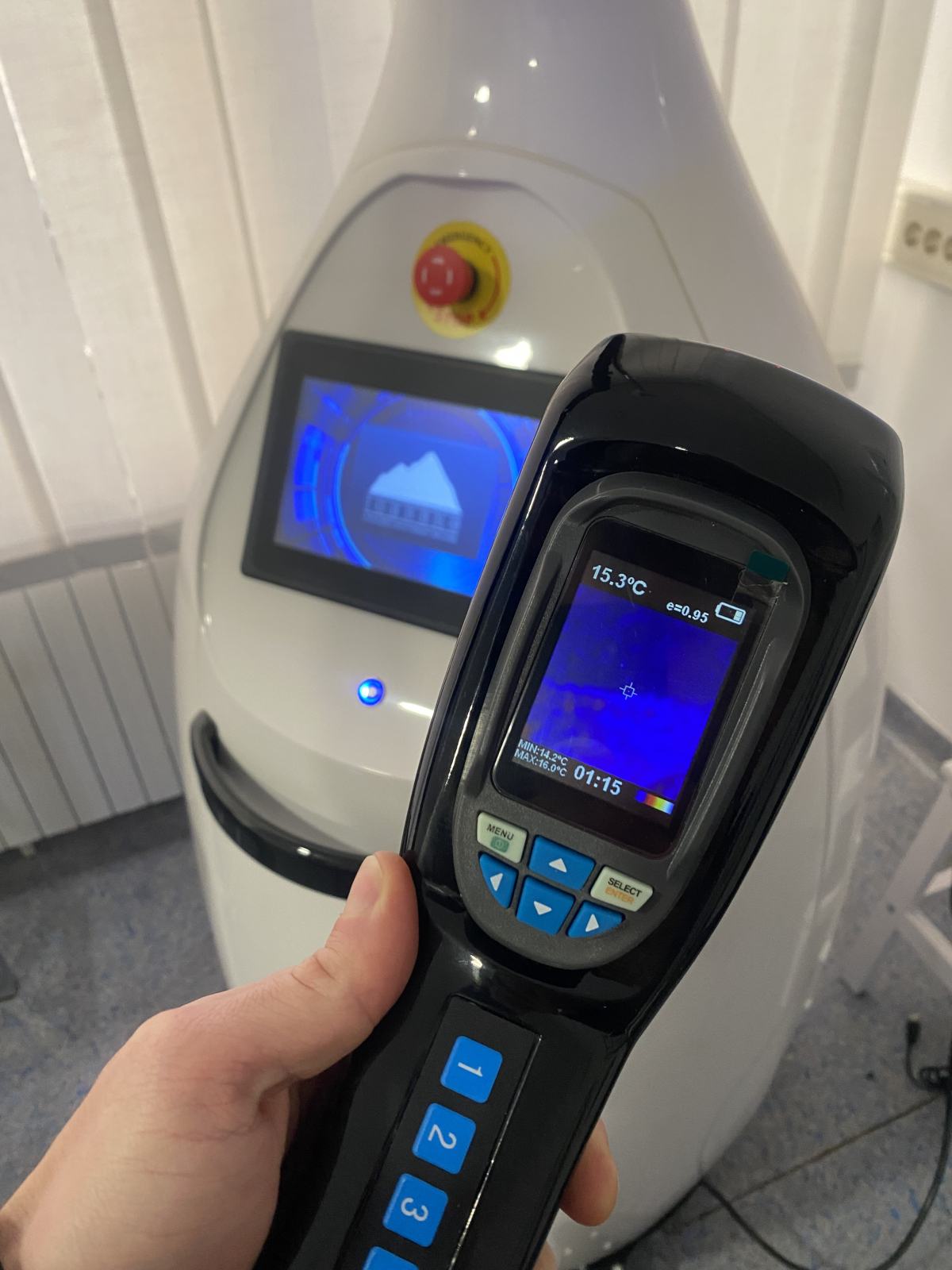 Lokalni kriouređaj (local cryo therapy device